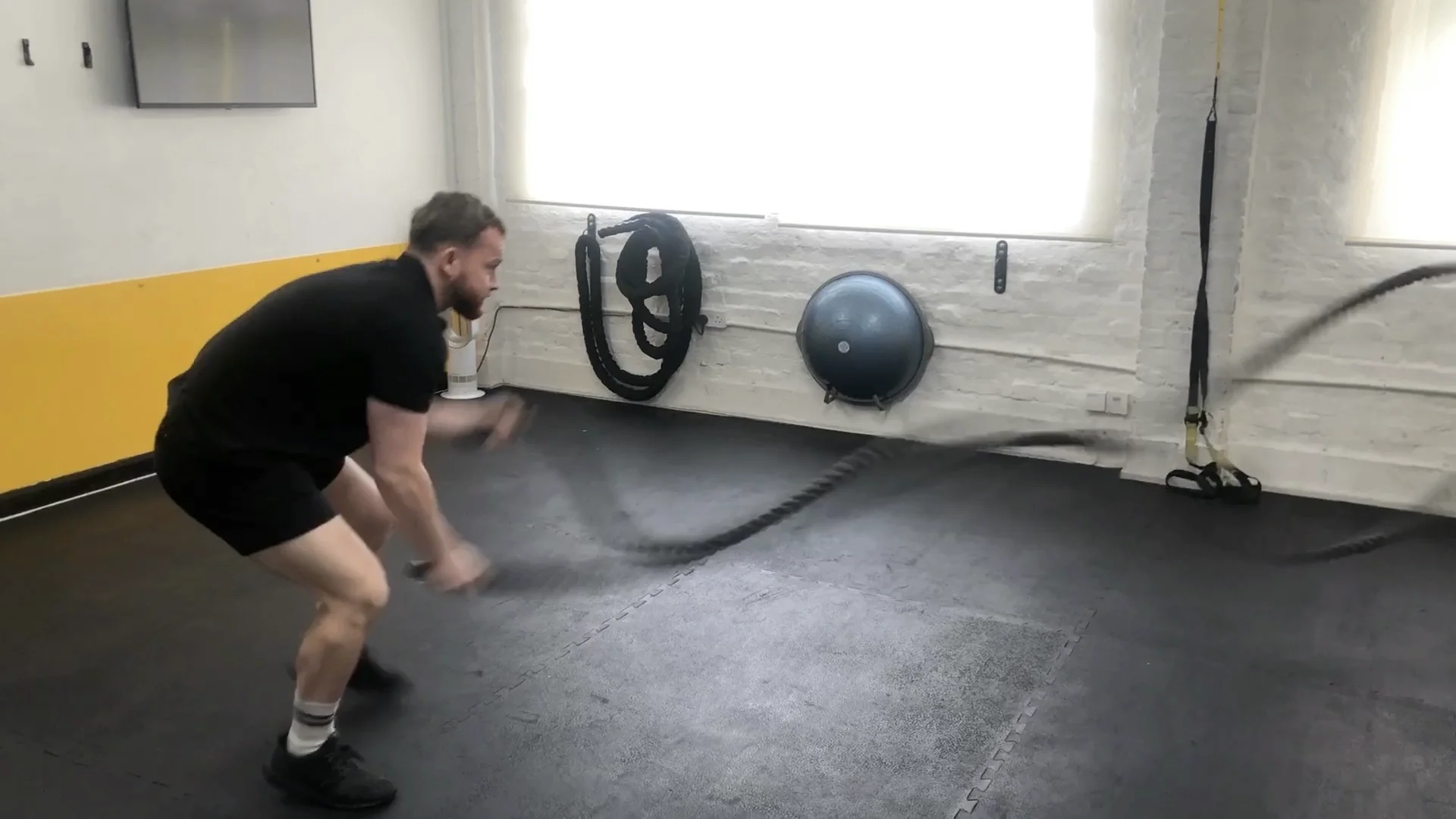 Alternating Battlerope with Lateral Shuffle on Vimeo