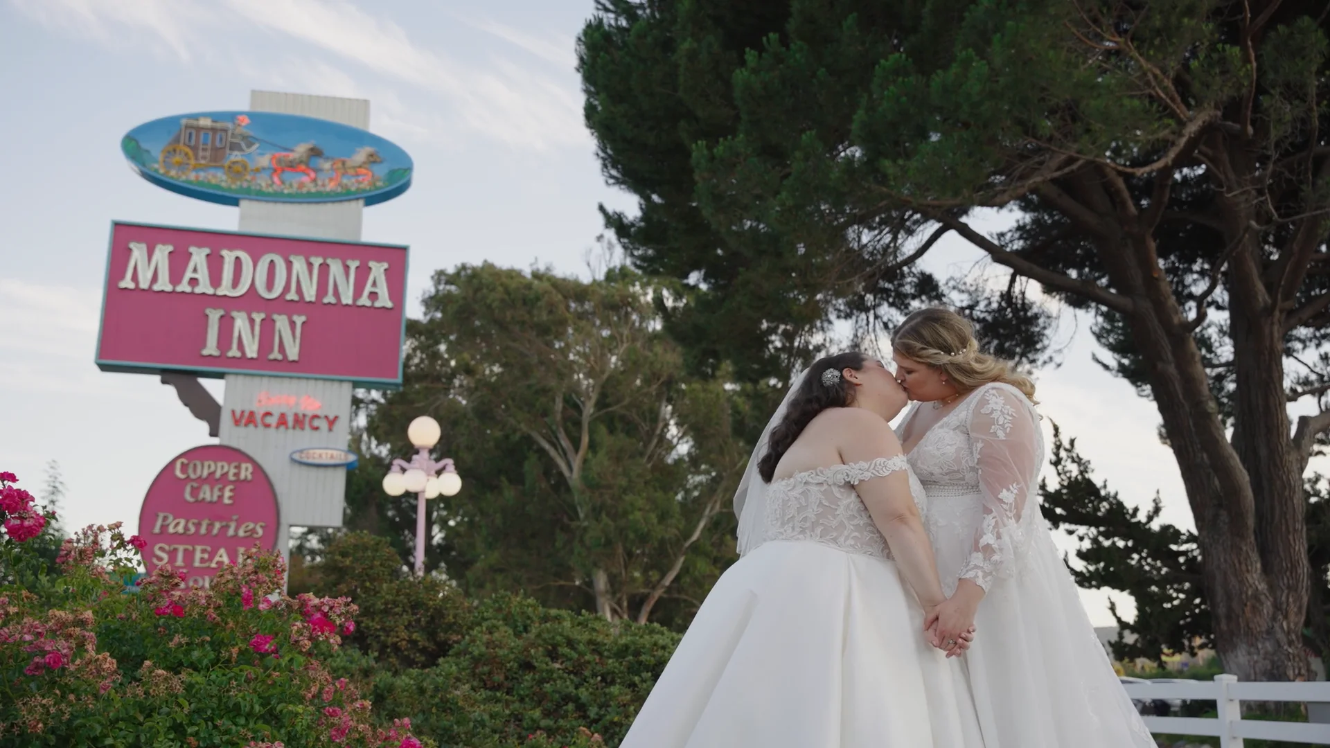 Rachel & Rebecca Teaser Trailer on Vimeo