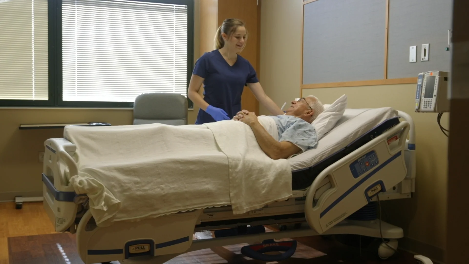 OSKA Hercules Patient Repositioner on Vimeo