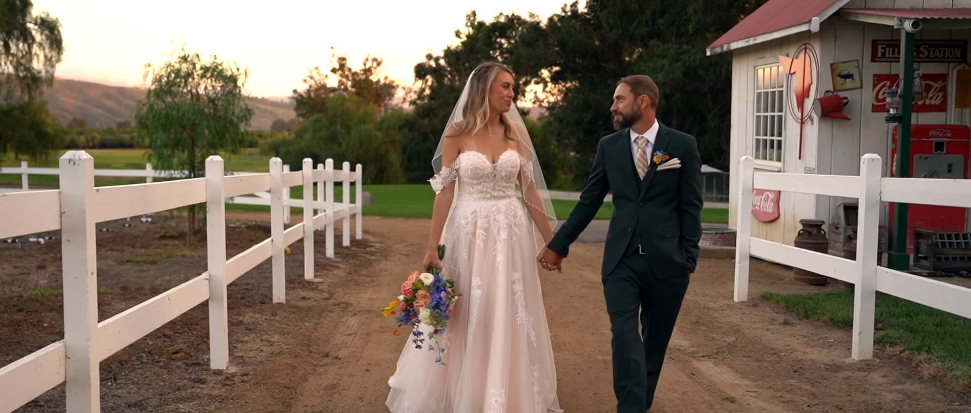 Erika & Brett - Sneak Peek on Vimeo