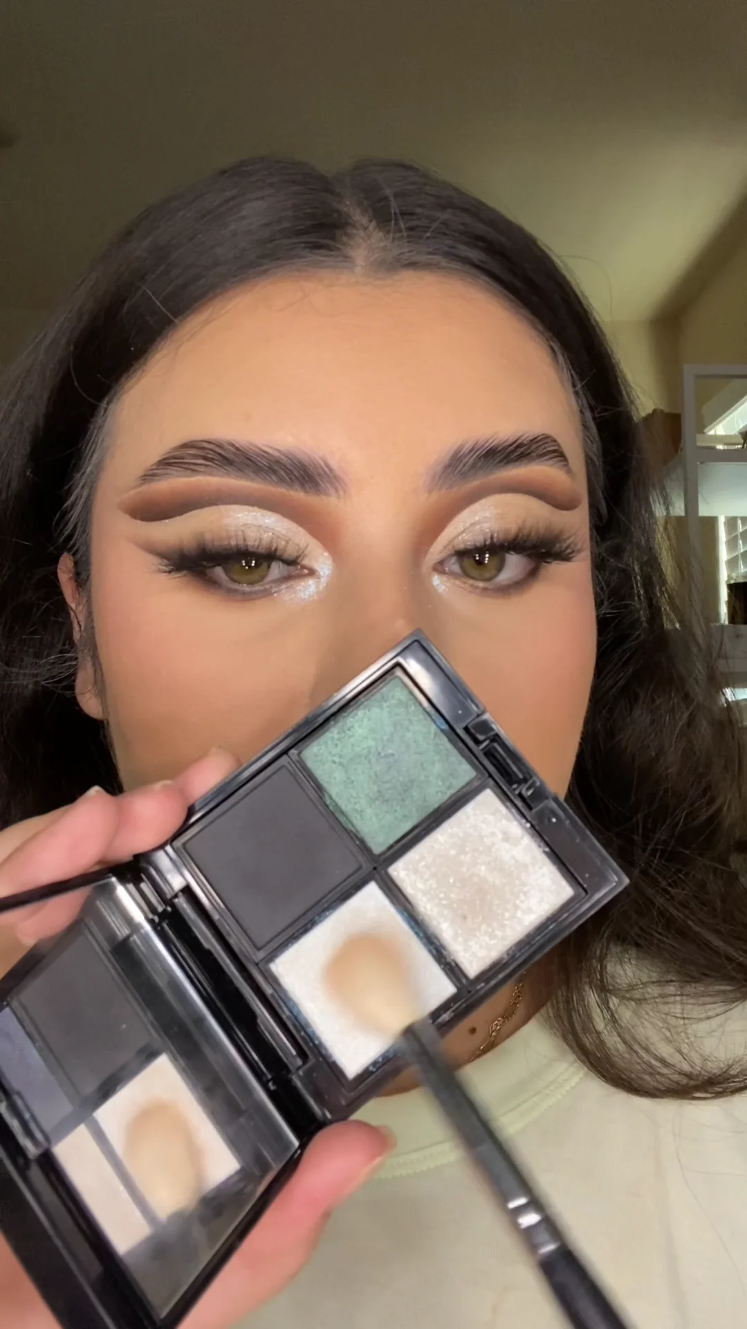 Les Etoiles - Supernova Palette araizamakeup on Vimeo