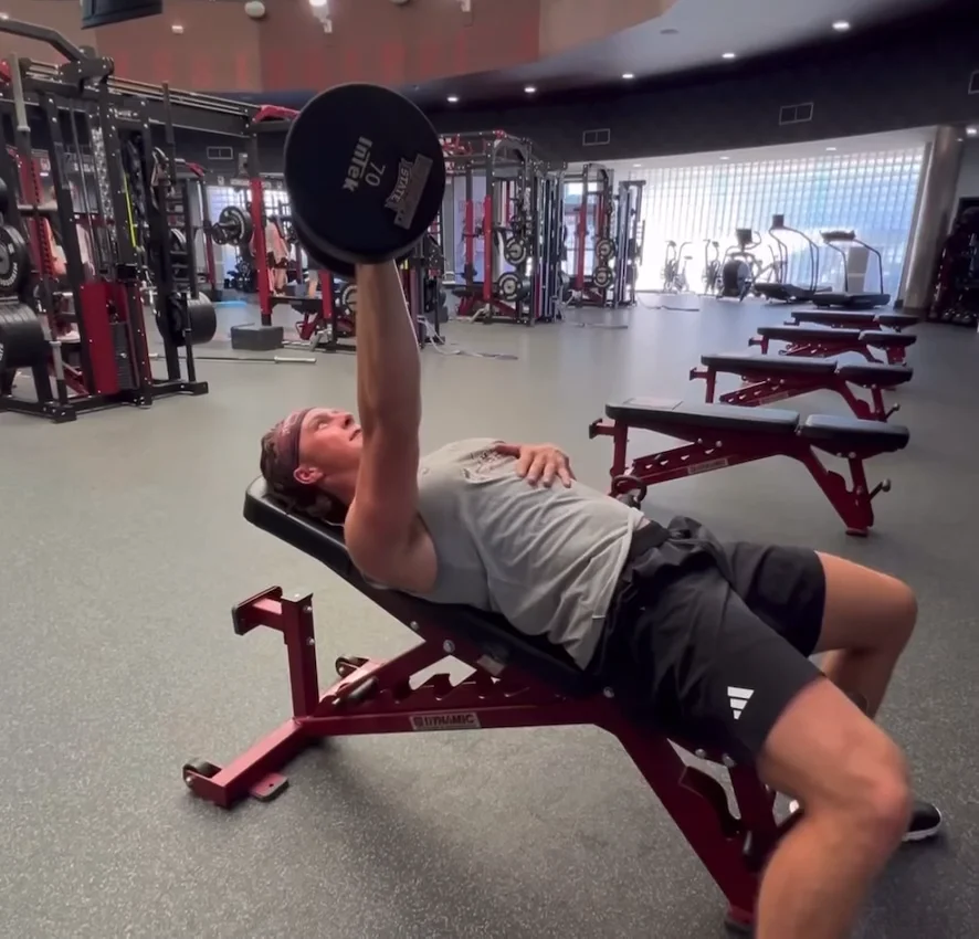 Single arm dumbbell press on Vimeo