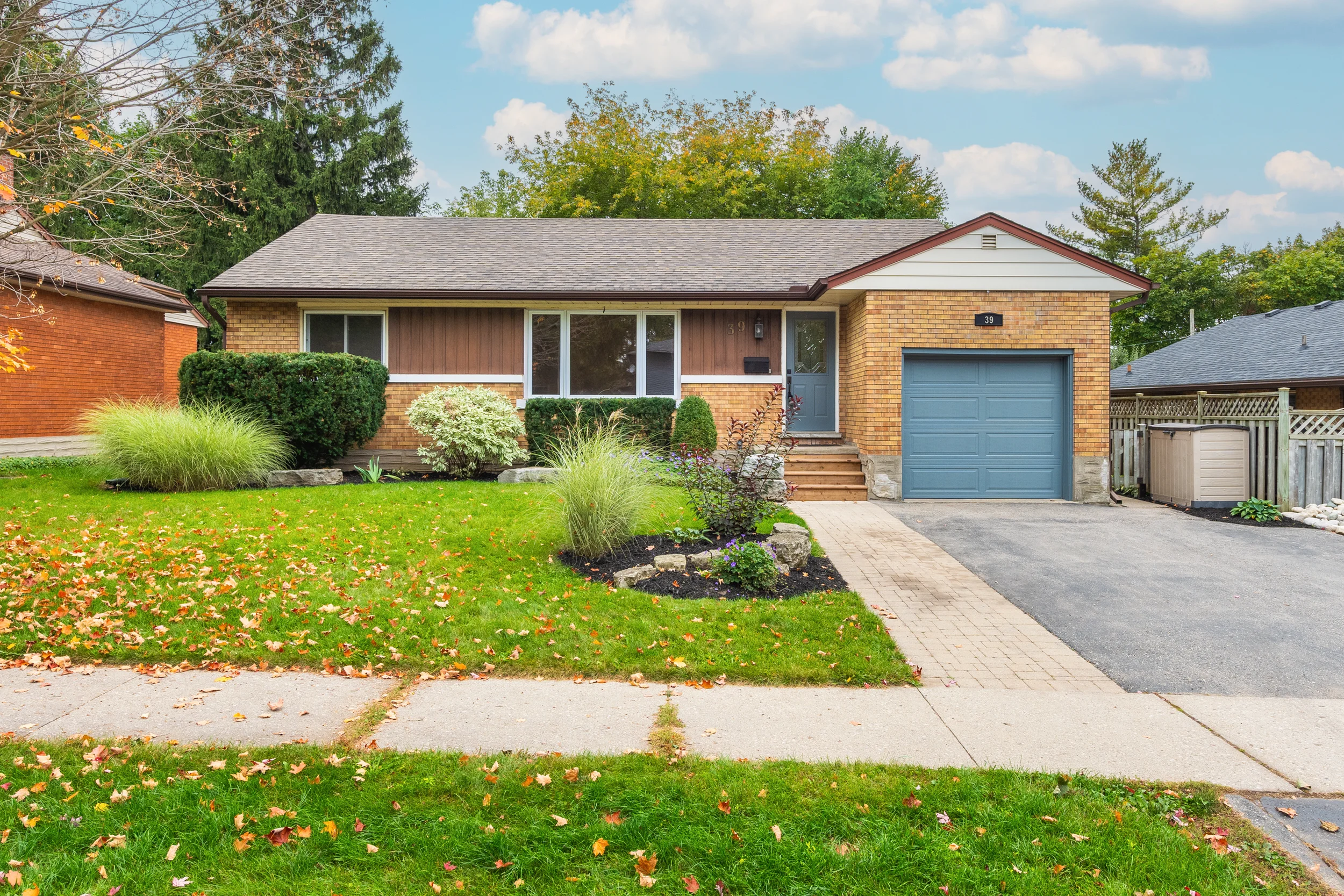 39 Bluevale St S MLS on Vimeo