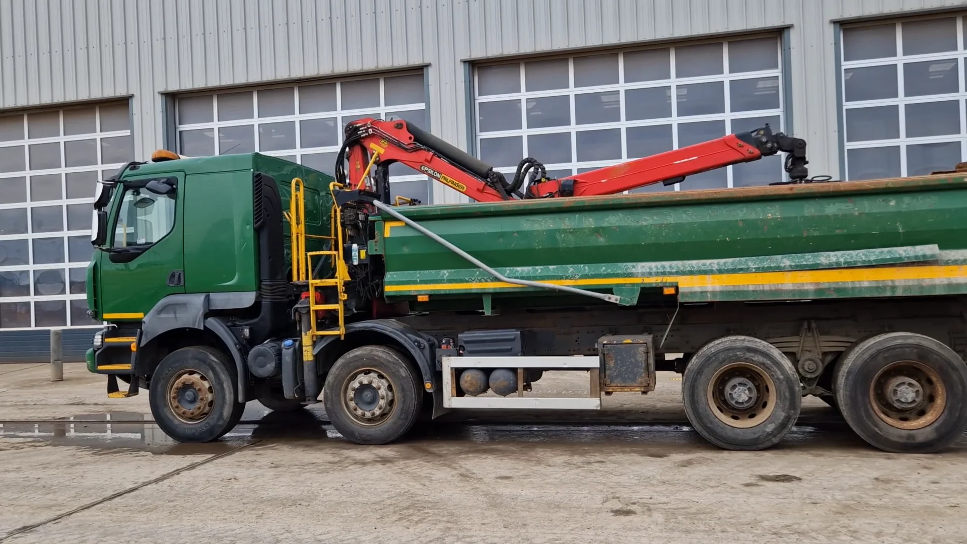 Renault 8x4 Grab Tipper Lorry - Dromore October 23 on Vimeo