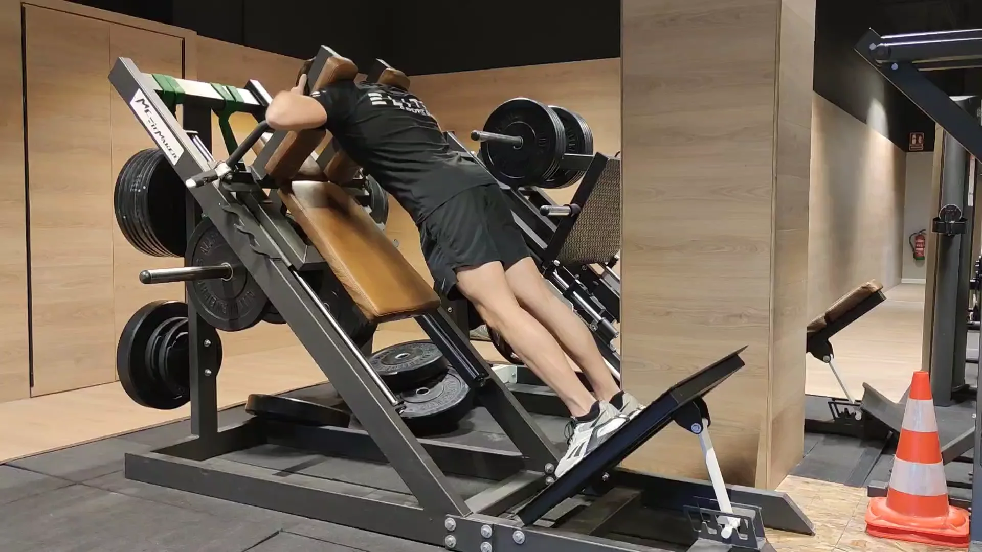 Hack Squat invertida on Vimeo