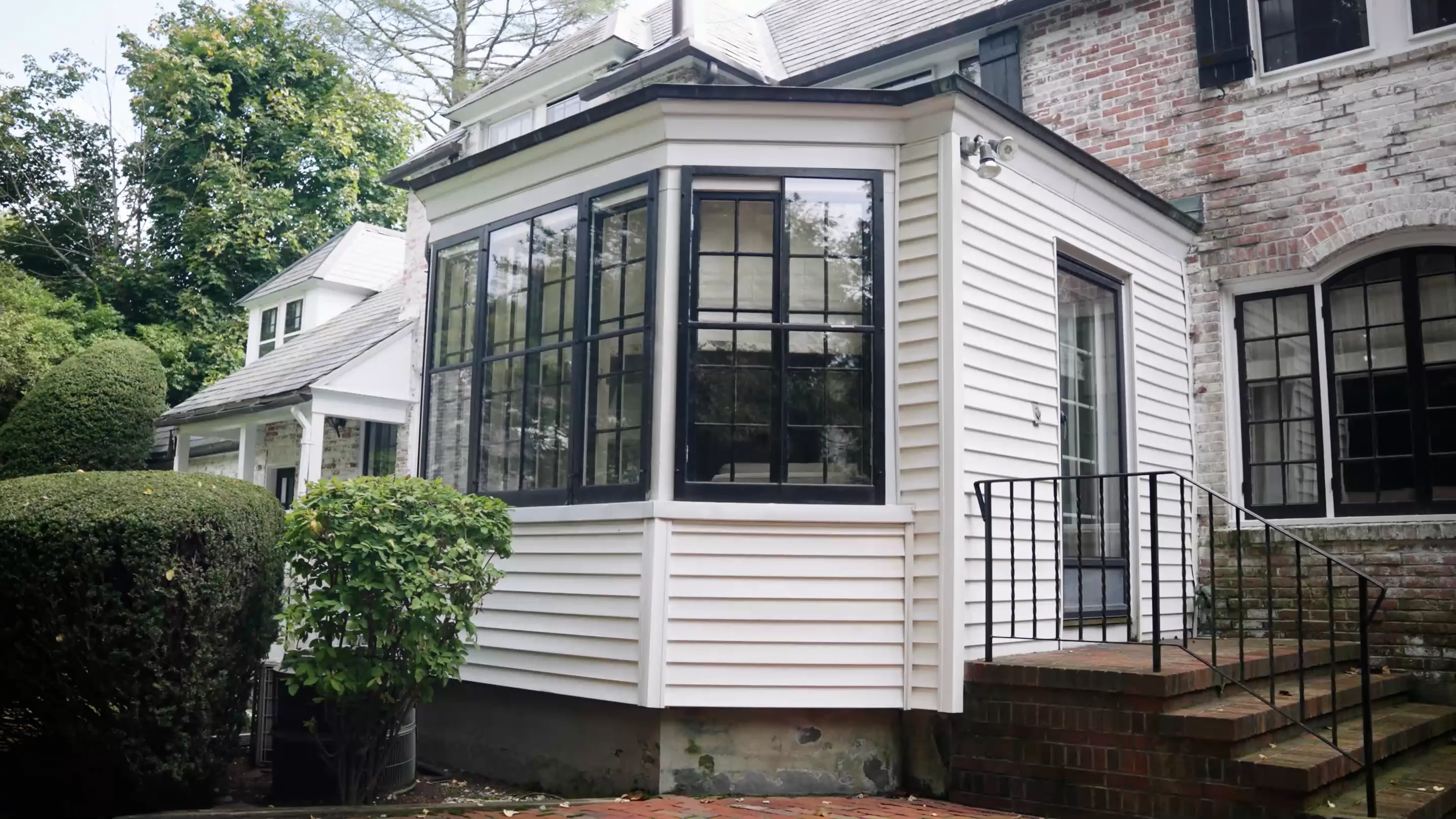 111 Hammondswood Rd on Vimeo