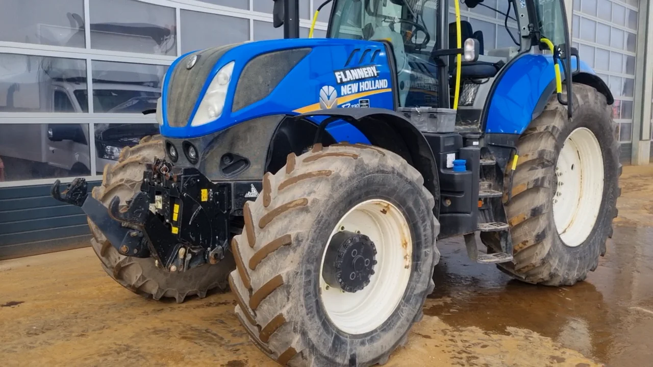 New Holland T7.230 - Leeds October 23 on Vimeo