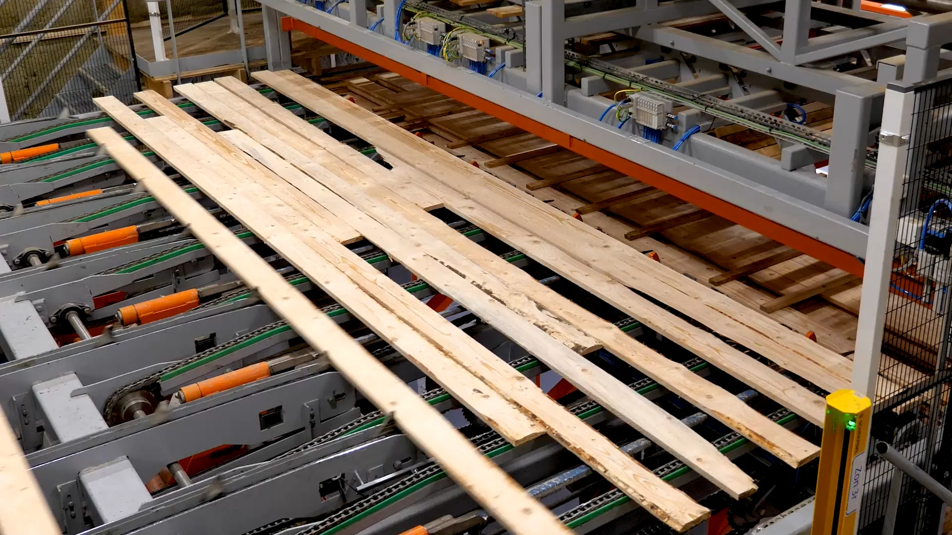 USNR Stacker line and stick system at Frödinge sawmill, Sweden on Vimeo