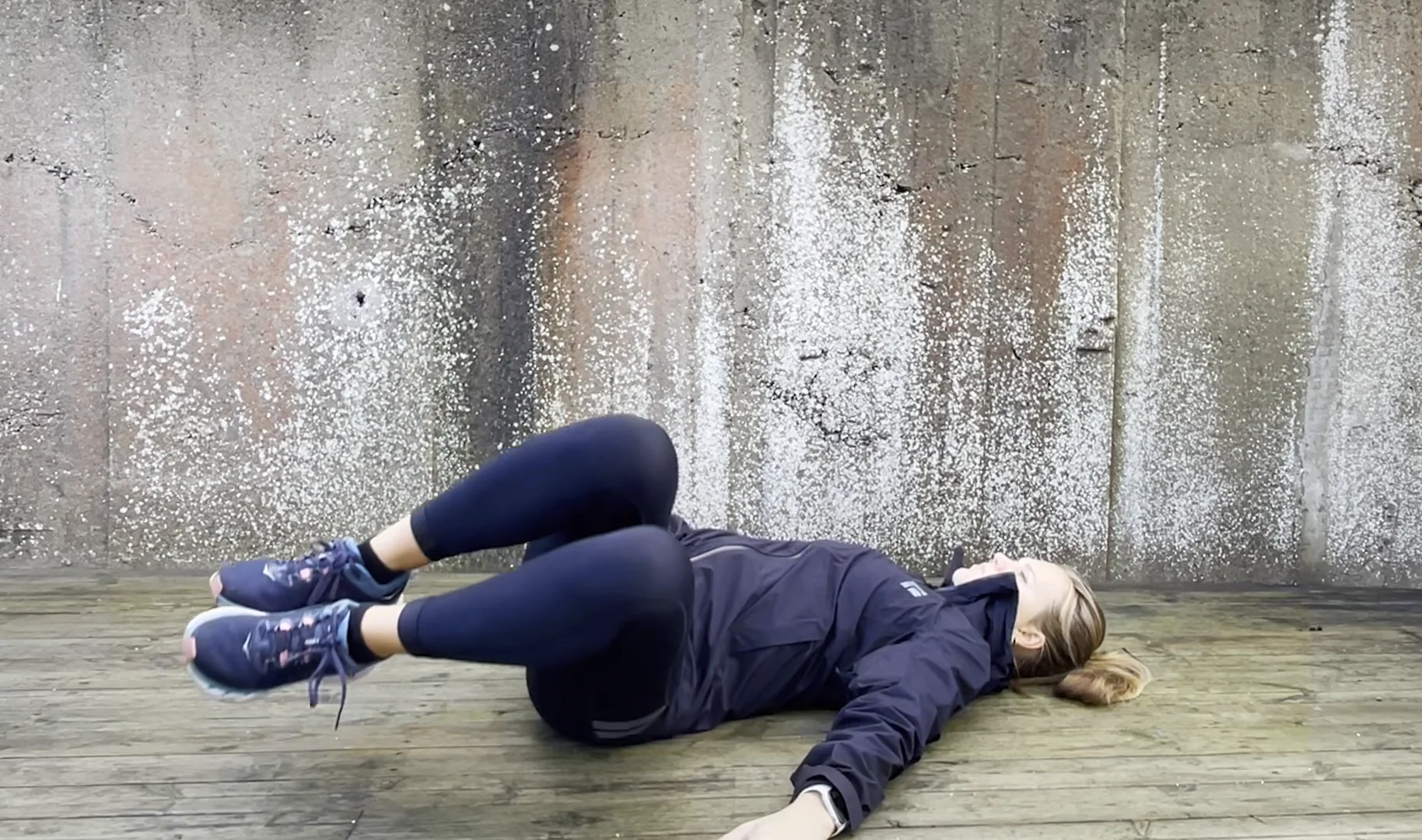 Bent knees ab pendulum on Vimeo