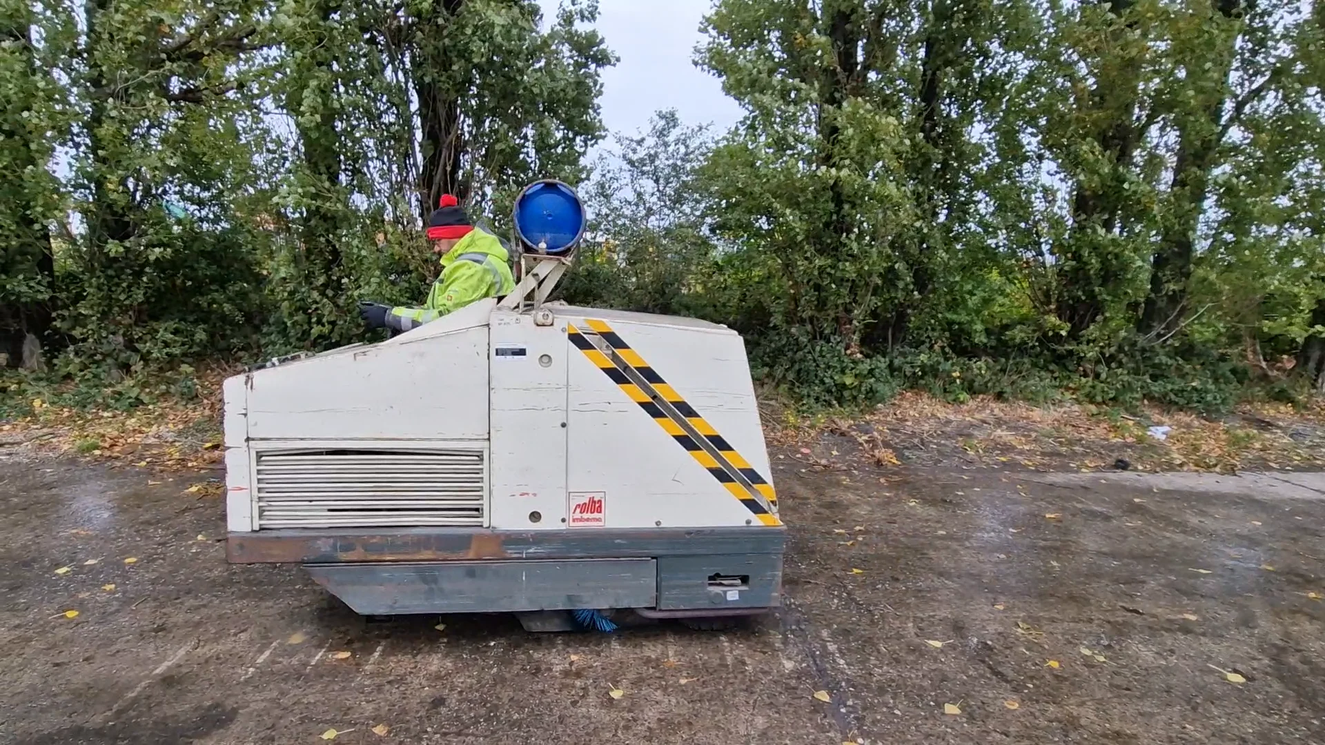 Rolba Ride On Gas Powered Sweeper - Dormagen December 23 on Vimeo