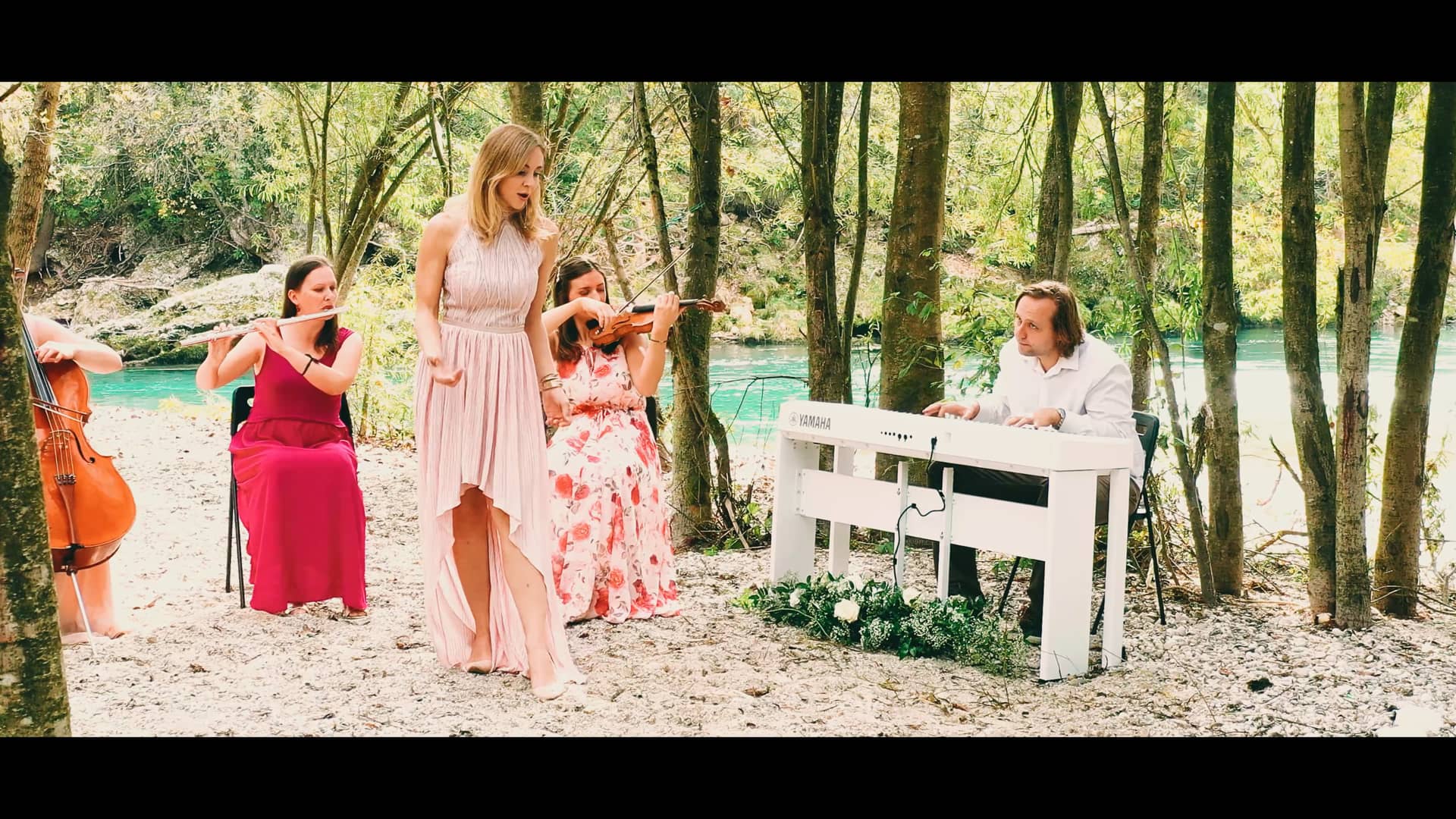 Artistik in Urška Tekavc-Romantic Song on Vimeo