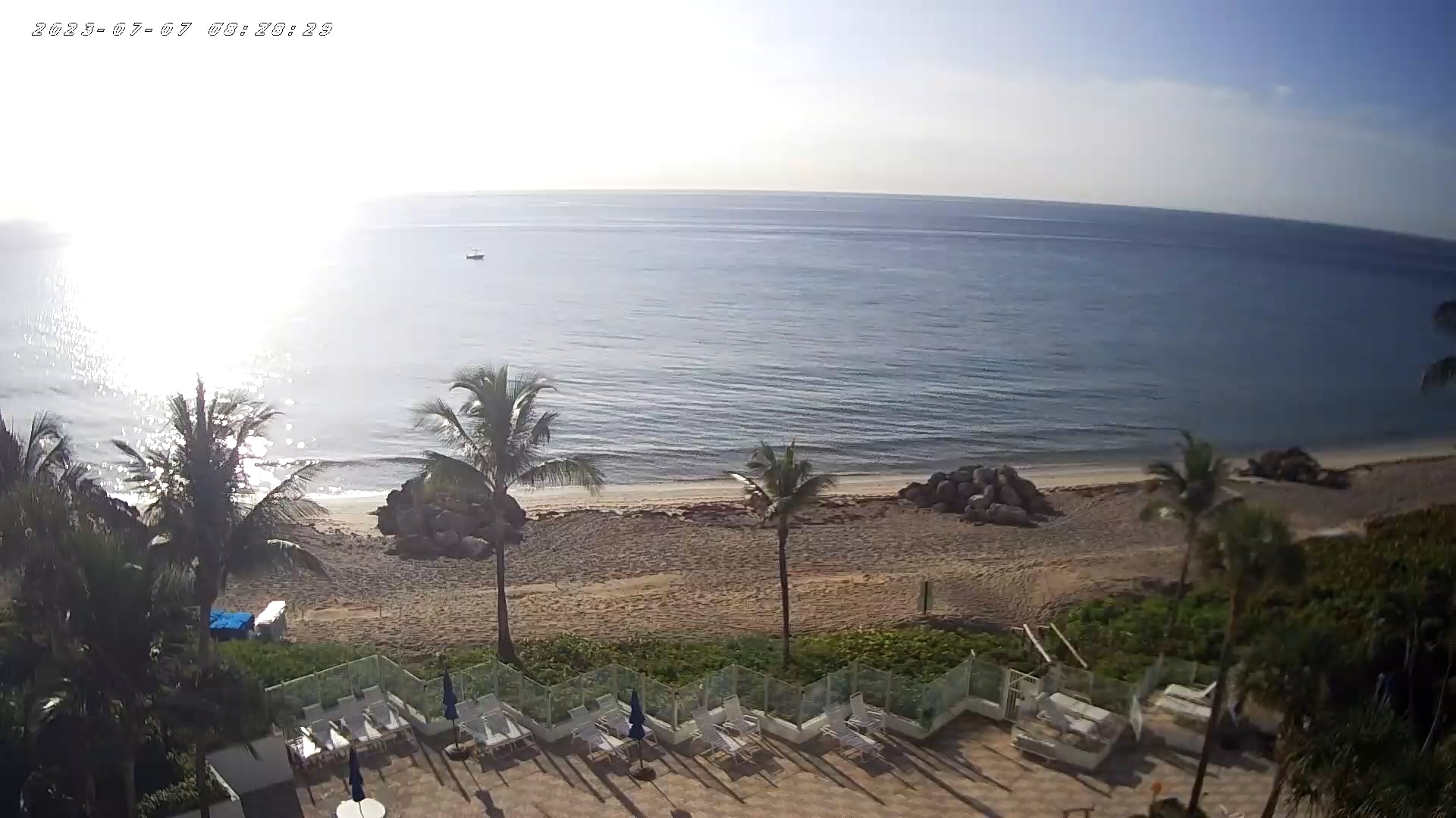 covebeachclub.com