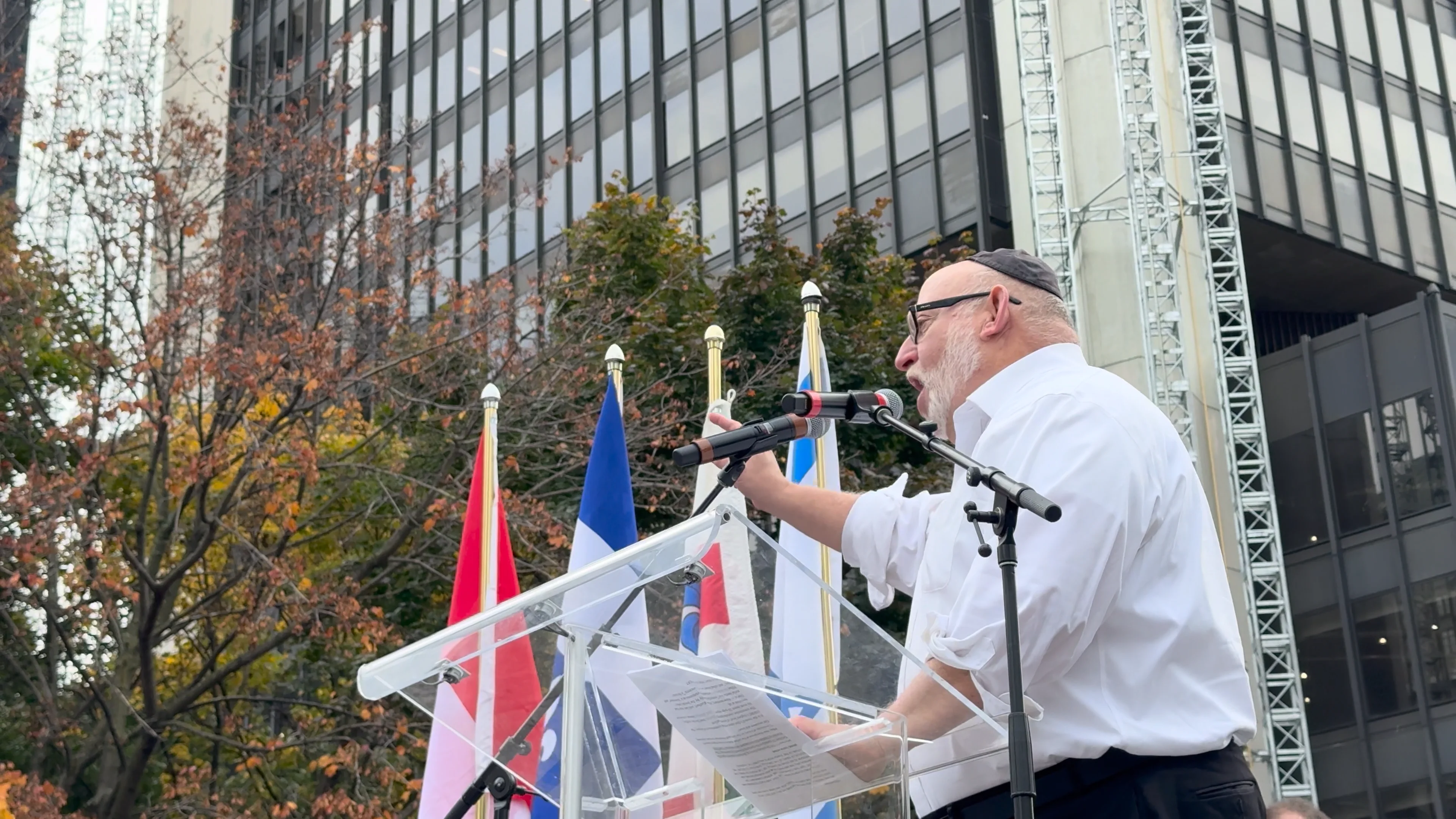 Rabbi Reuven Poupko@ Montreal Rally Bring Them Home! on Vimeo