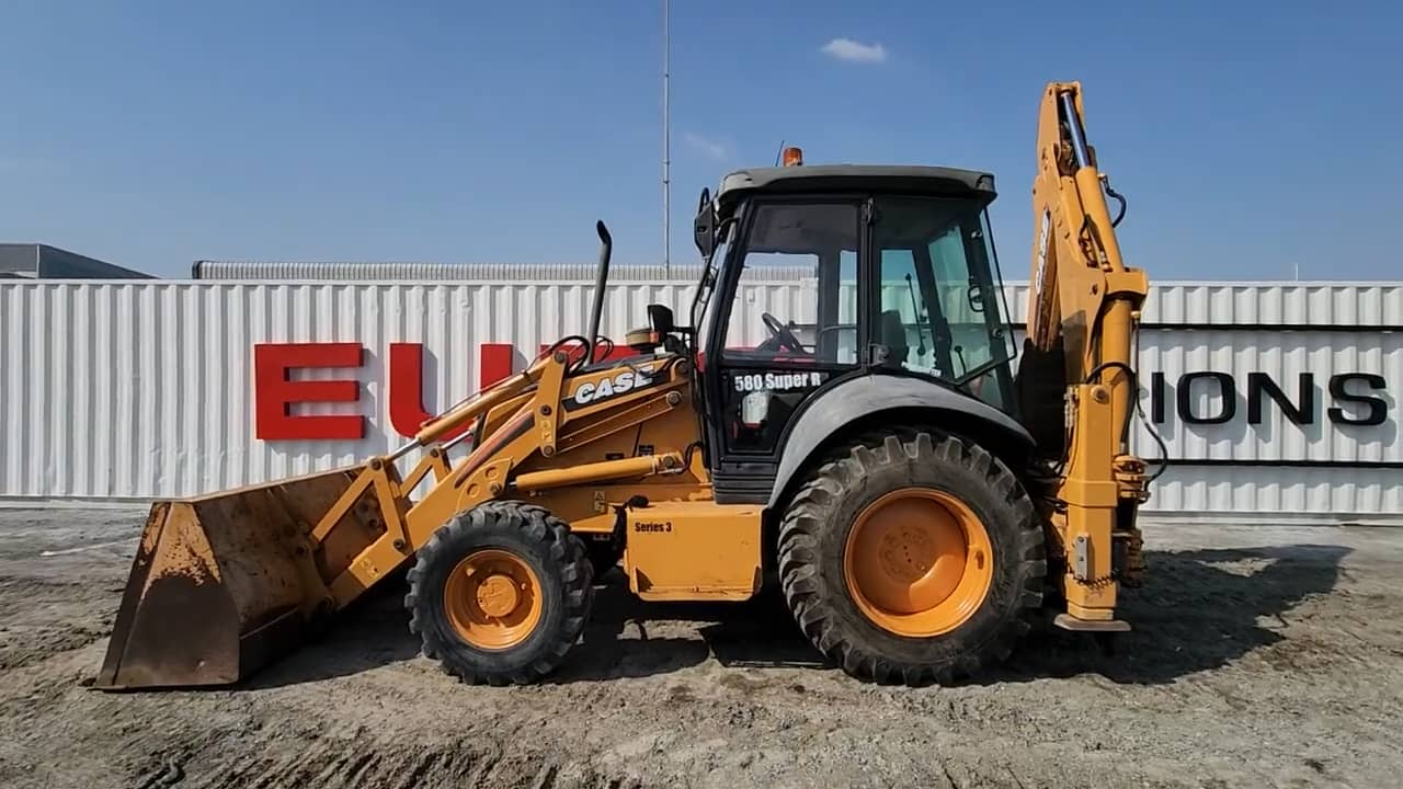 Case 580R - Abu Dhabi December 23 on Vimeo