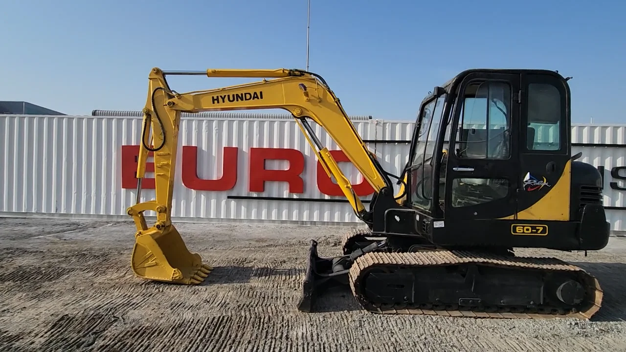 Hyundai R60-7 - Abu Dhabi December 23 on Vimeo