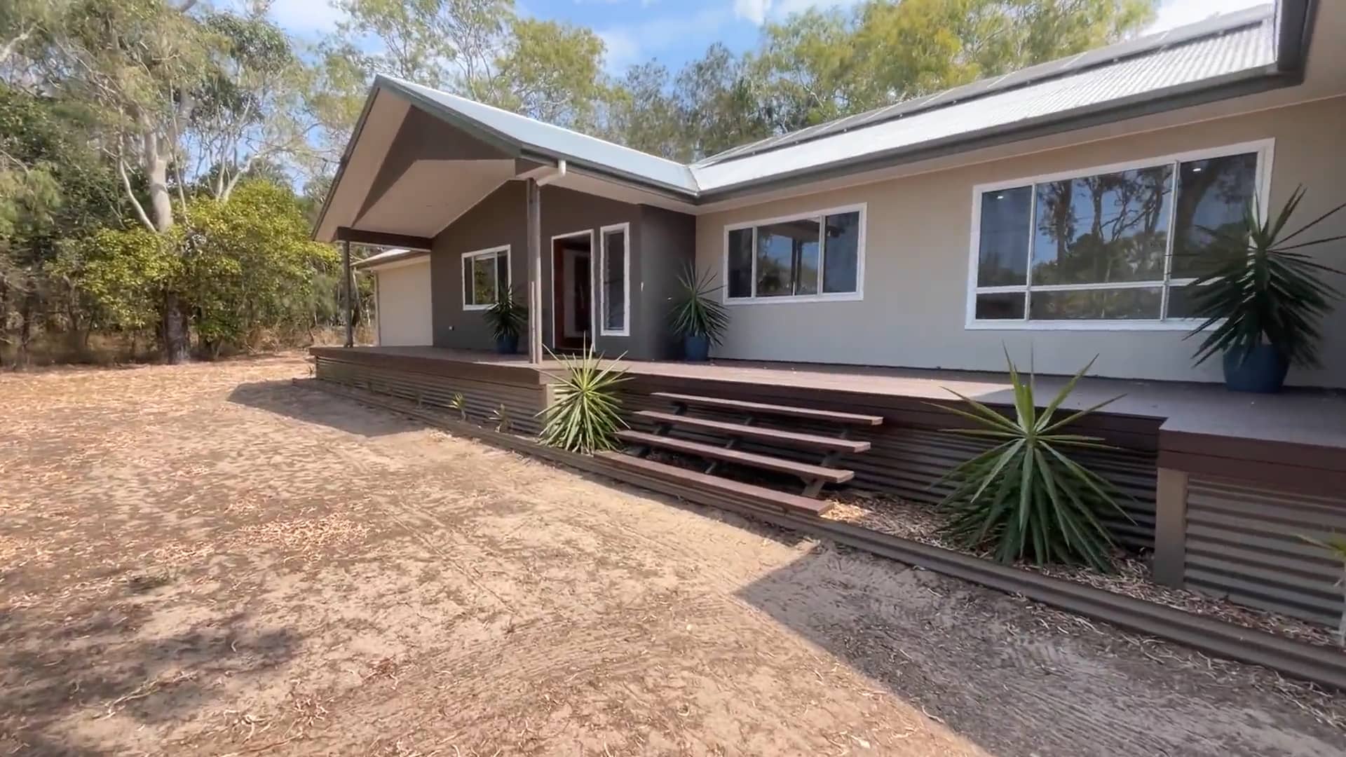 40 Lagoon Drive Moore Park Beach on Vimeo