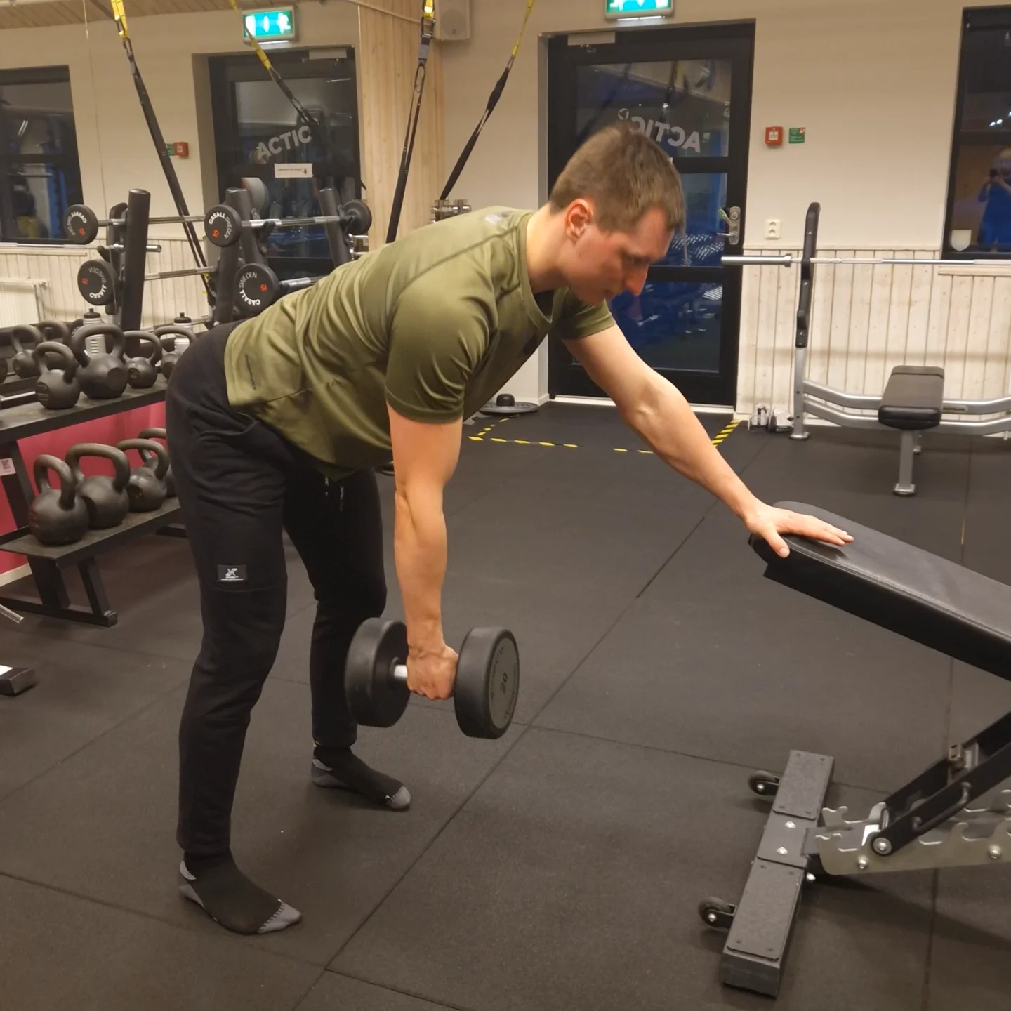 Lean over dumbell row on Vimeo