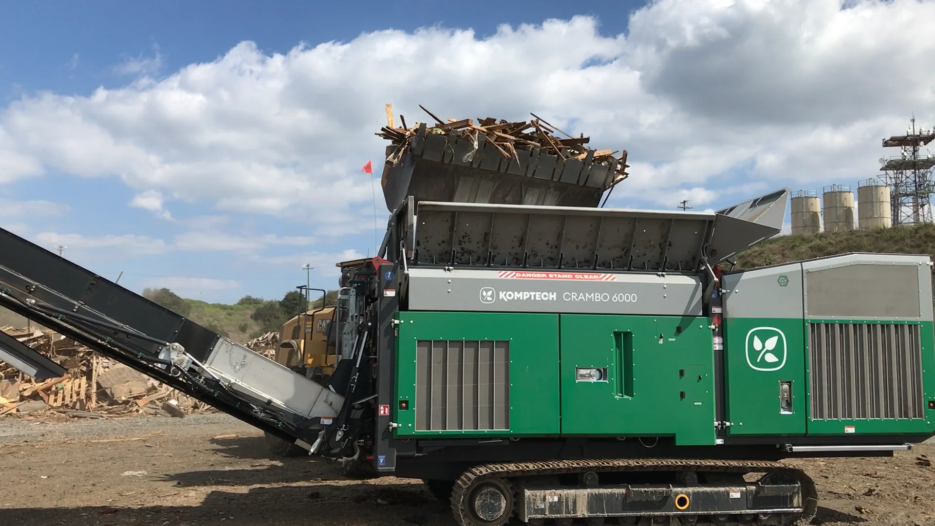 Komptech Grinder 6000 Loading Machine on Vimeo