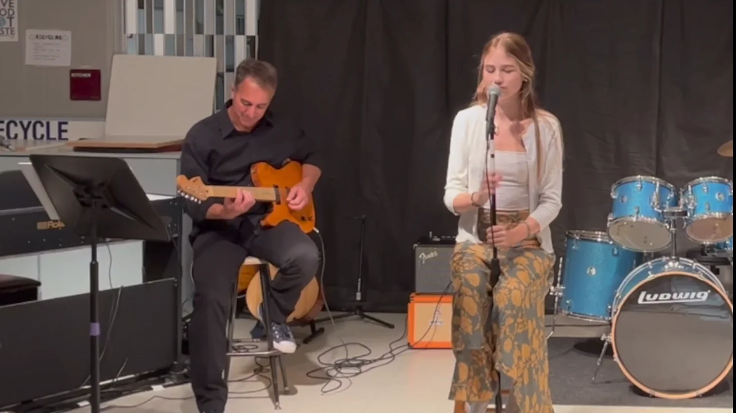 valentine (laufey cover) - casey ruth little on Vimeo