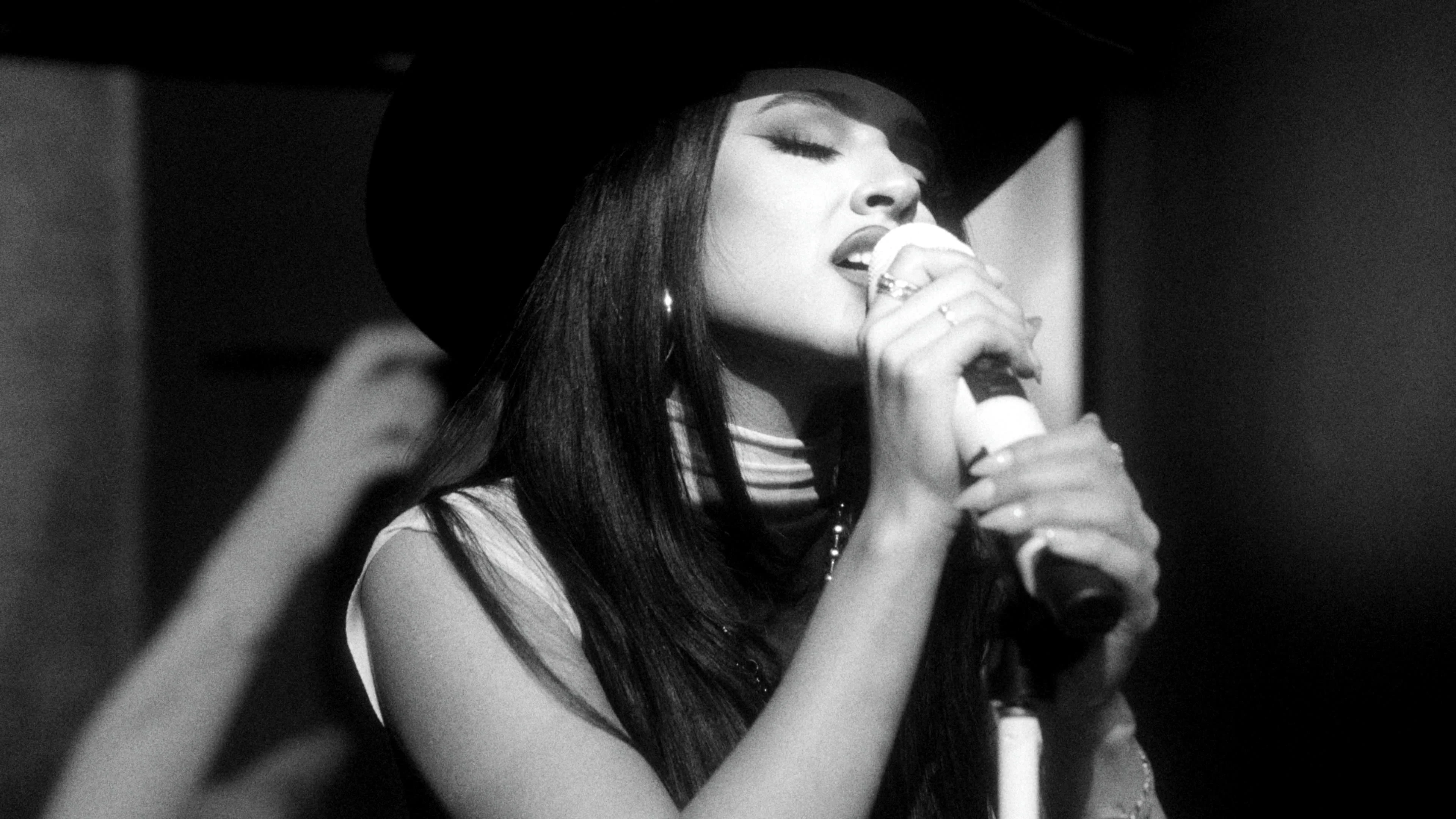 Becky G ft. Ivan Cornejo "2ndo Chance" Live Performance