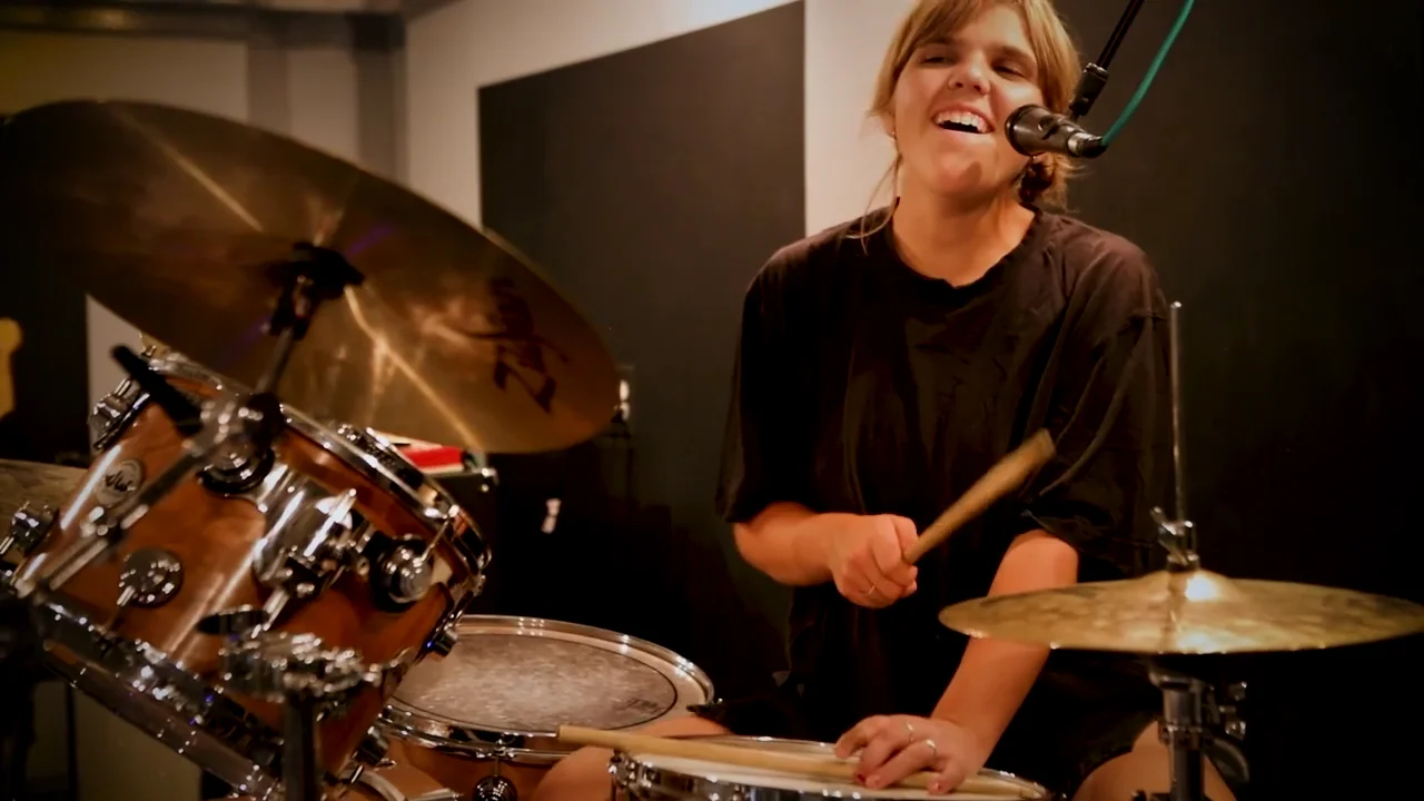(Sarah) Jane Bennett 1 - Drums-Vocals - Sade Smooth Operator • on Vimeo