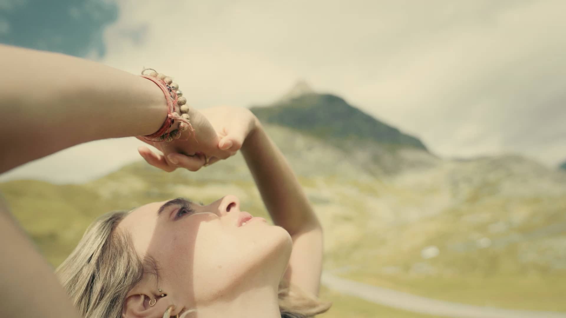 MW Studios - Hot Autumn 16x9 on Vimeo