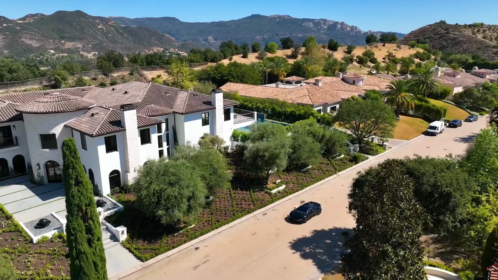 $21,995,000 Calabasas, CA •Prado del Grandioso • listed by Emil ...