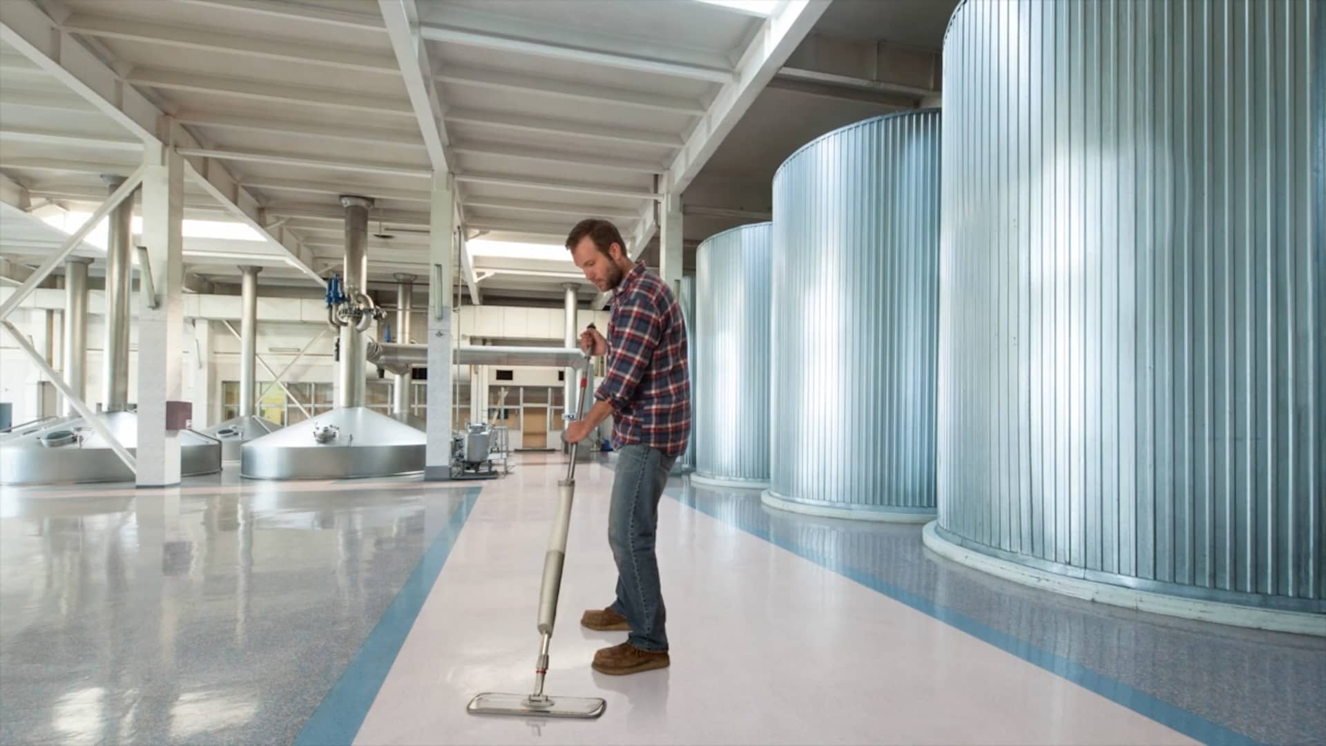 Advantage+ Bucketless Mopping System on Vimeo