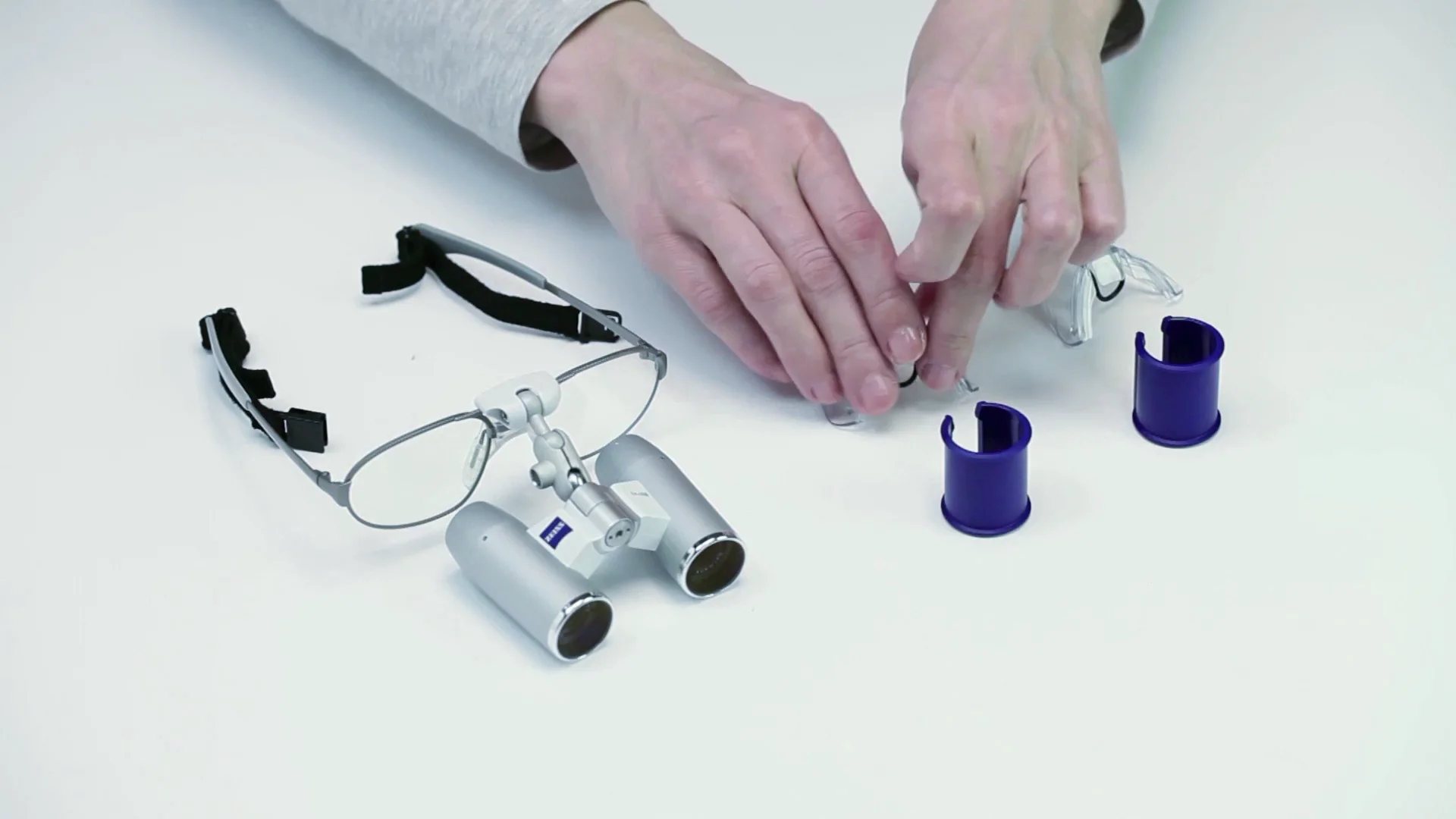 Fissaggio ZEISS EyeMag Pro F