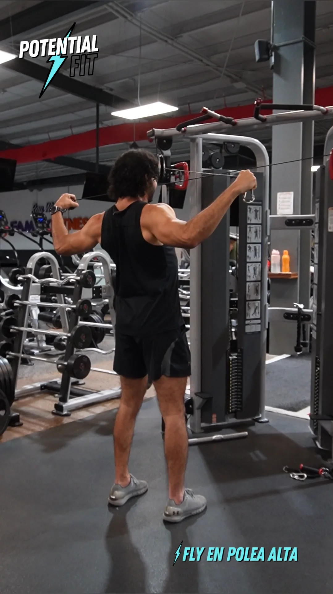 FLY en polea alta on Vimeo