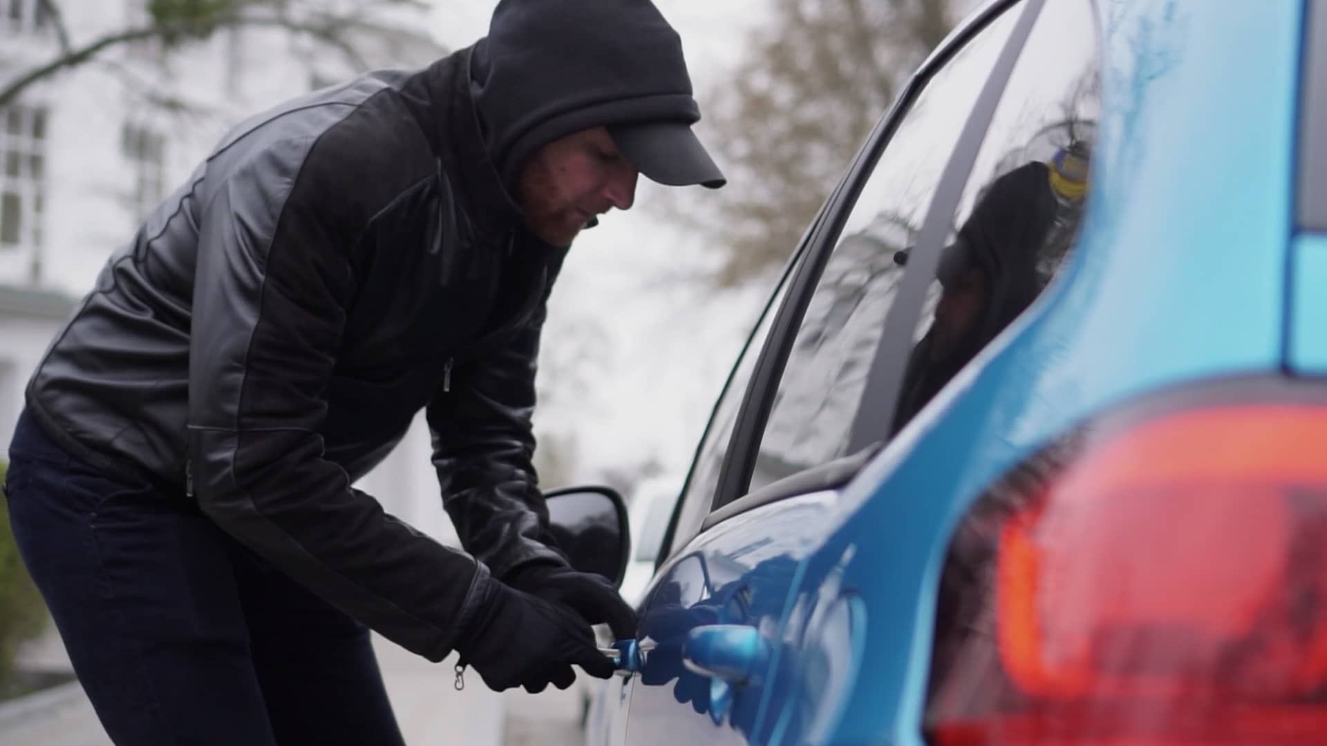 Holiday Shopping Vehicle Prowling on Vimeo