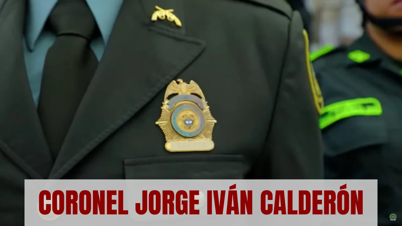 CORONEL JORGE IVÁN CALDERÓN RECIBE RECONOCIMIENTO on Vimeo