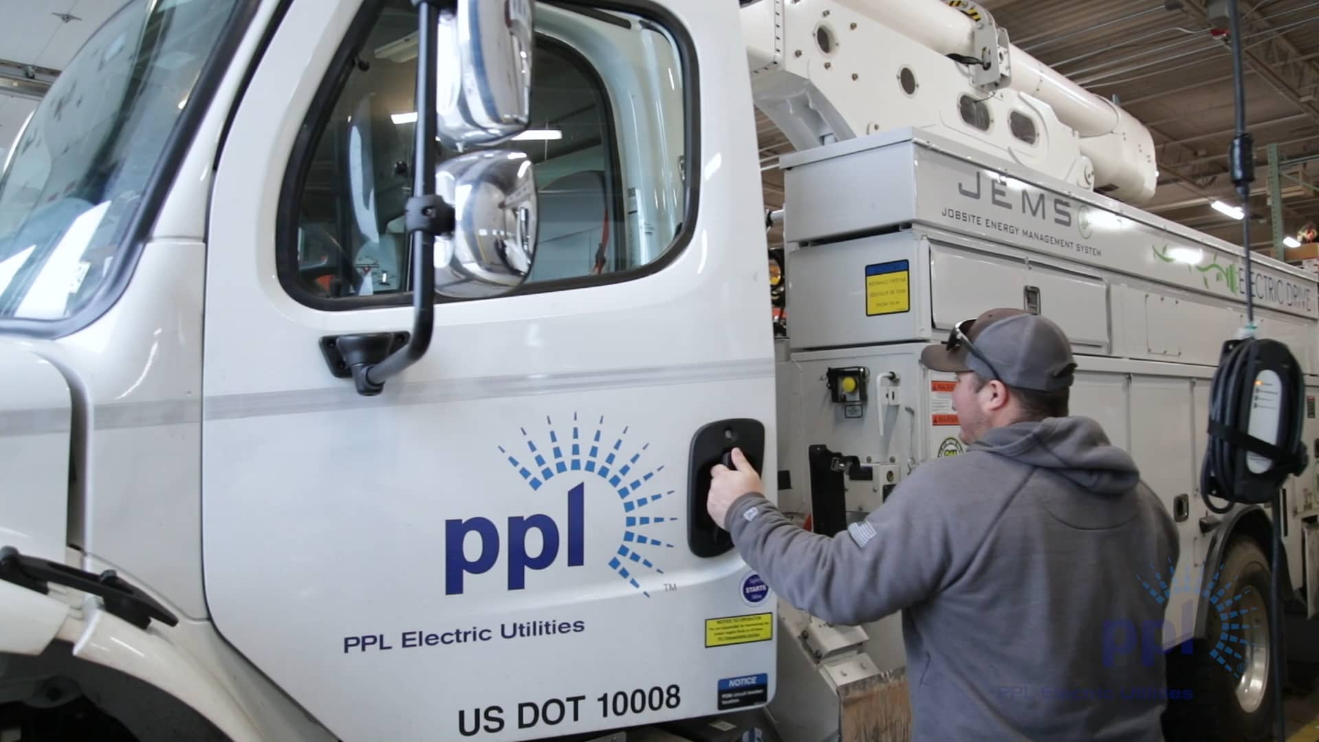 Happy holidays from PPL Electric Utilities on Vimeo