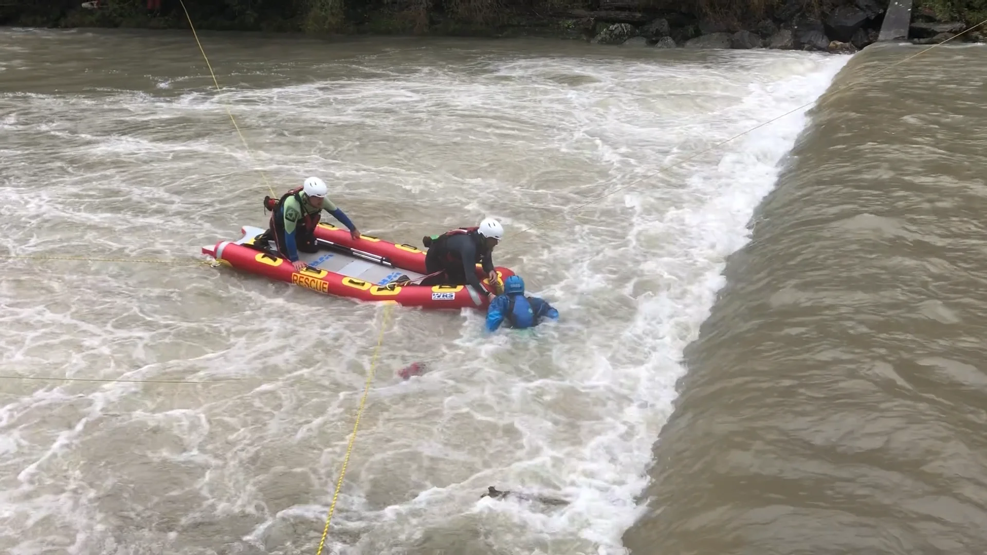Training and deployment in a weir