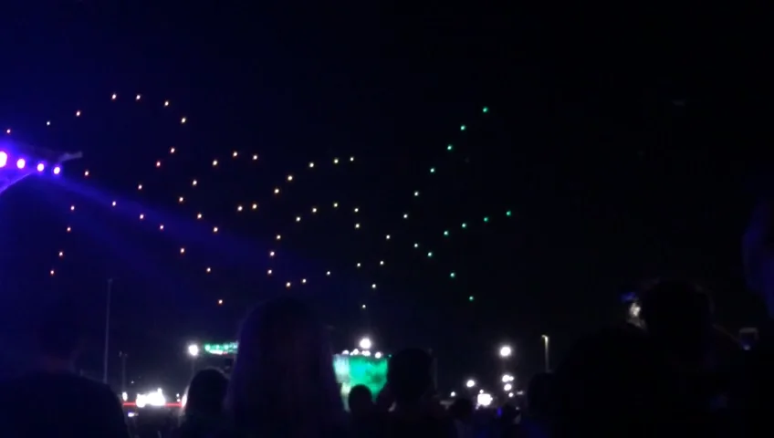 Drones como telão on Vimeo