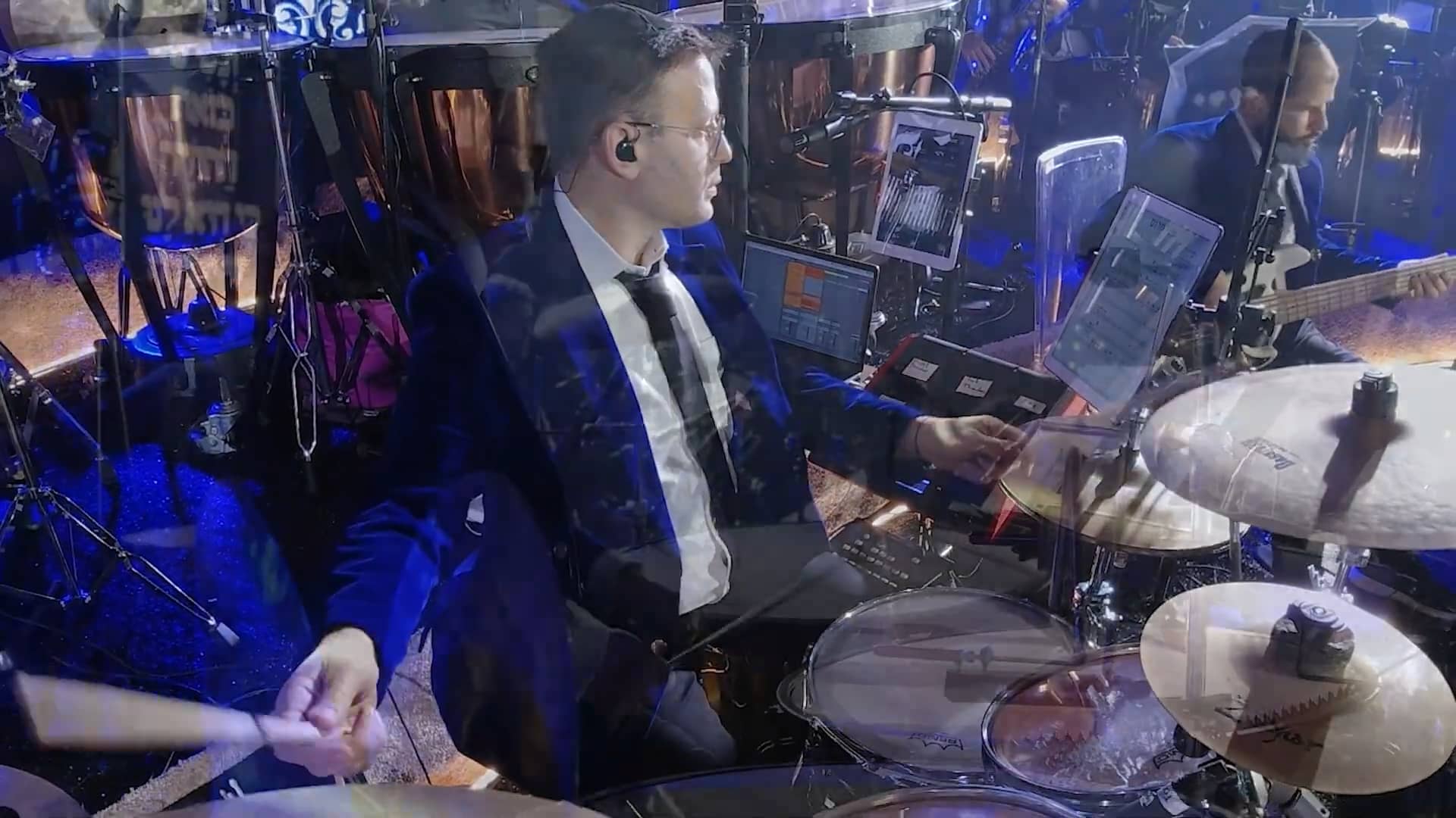 Yidi Bialostozky, Shira Choir, Mona Rosenblum & Freilach Band - Se'u ...