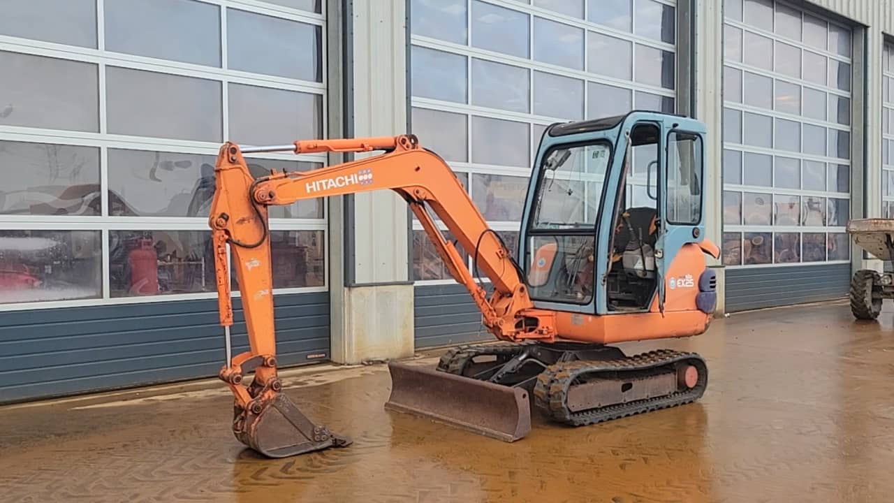 Hitachi EX25-2 - Leeds January 24 on Vimeo