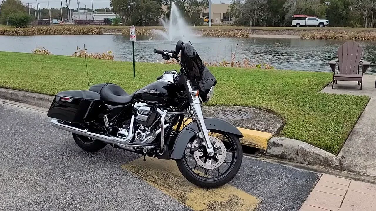 USED 2020 HARLEY-DAVIDSON FLHX STREET GLIDE at Tampa Bay Harley-Davidson (USED) #B2921 on Vimeo