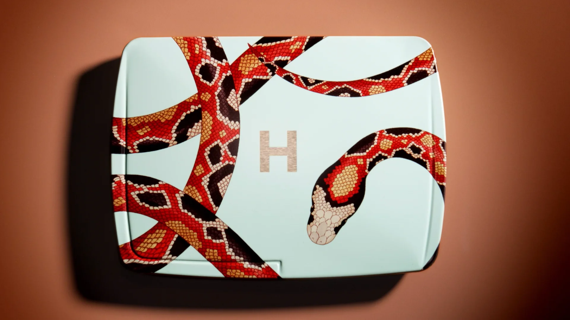 Hourglass Cosmetics Holiday - Still life directed by Spencer Higgins on ...