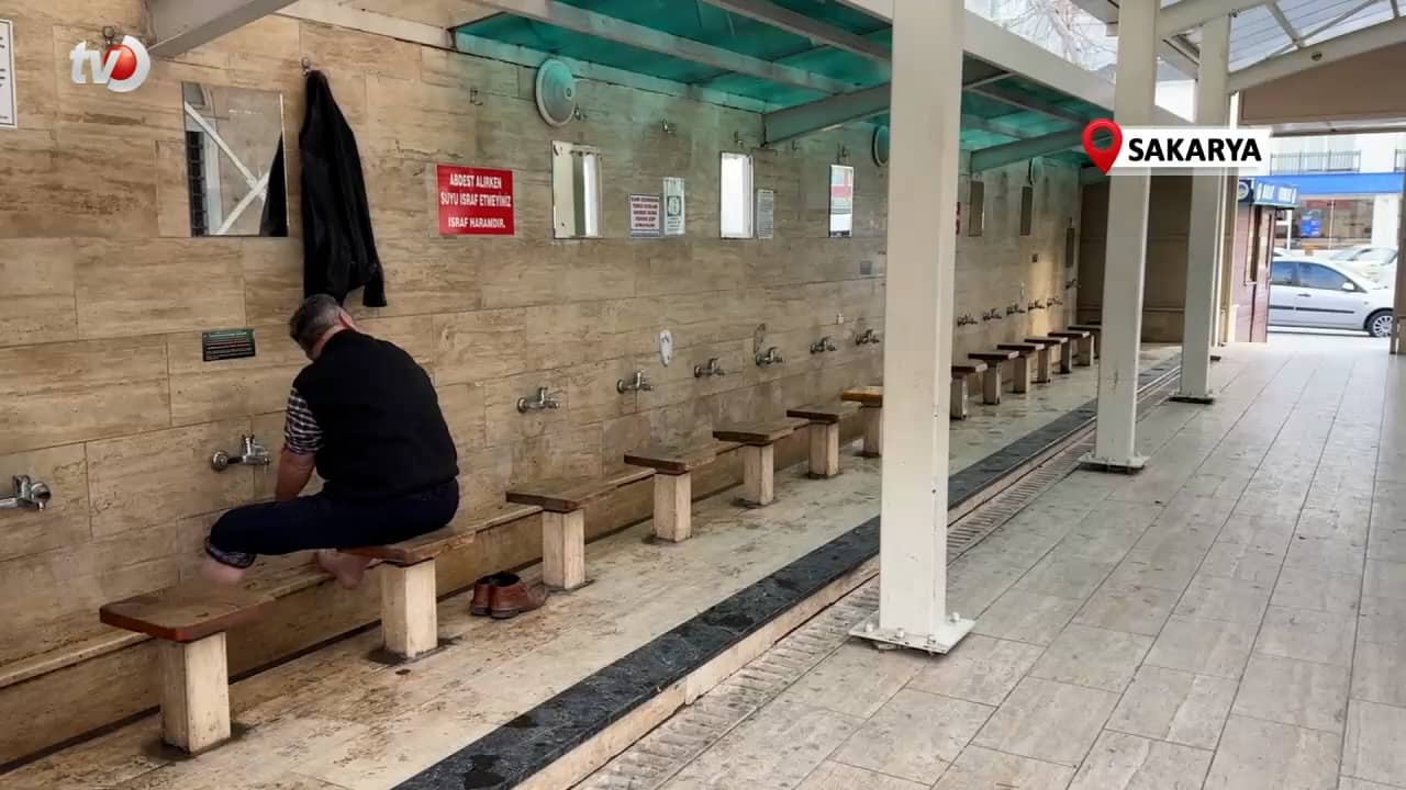 Köpekleriyle Şadırvanı Mesken Tuttu, Cami Cemaati Abdest Alamaz Oldu on ...