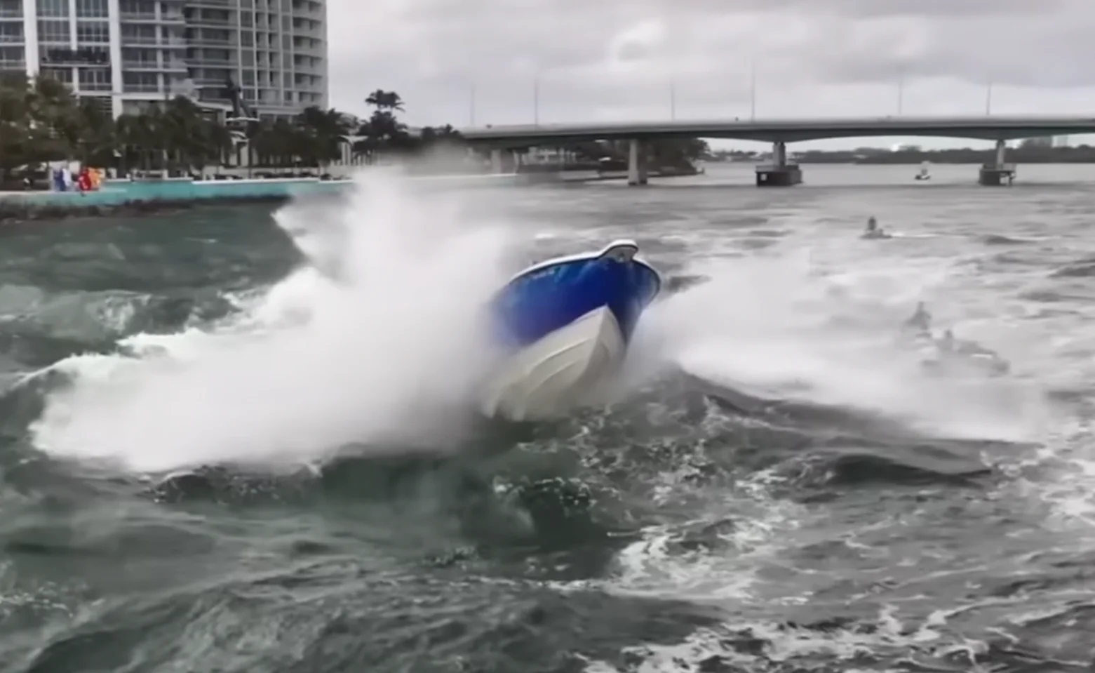 BOAT LOSING CONTROL AT HAULOVER INLET Boats vs Haulover Inlet on Vimeo