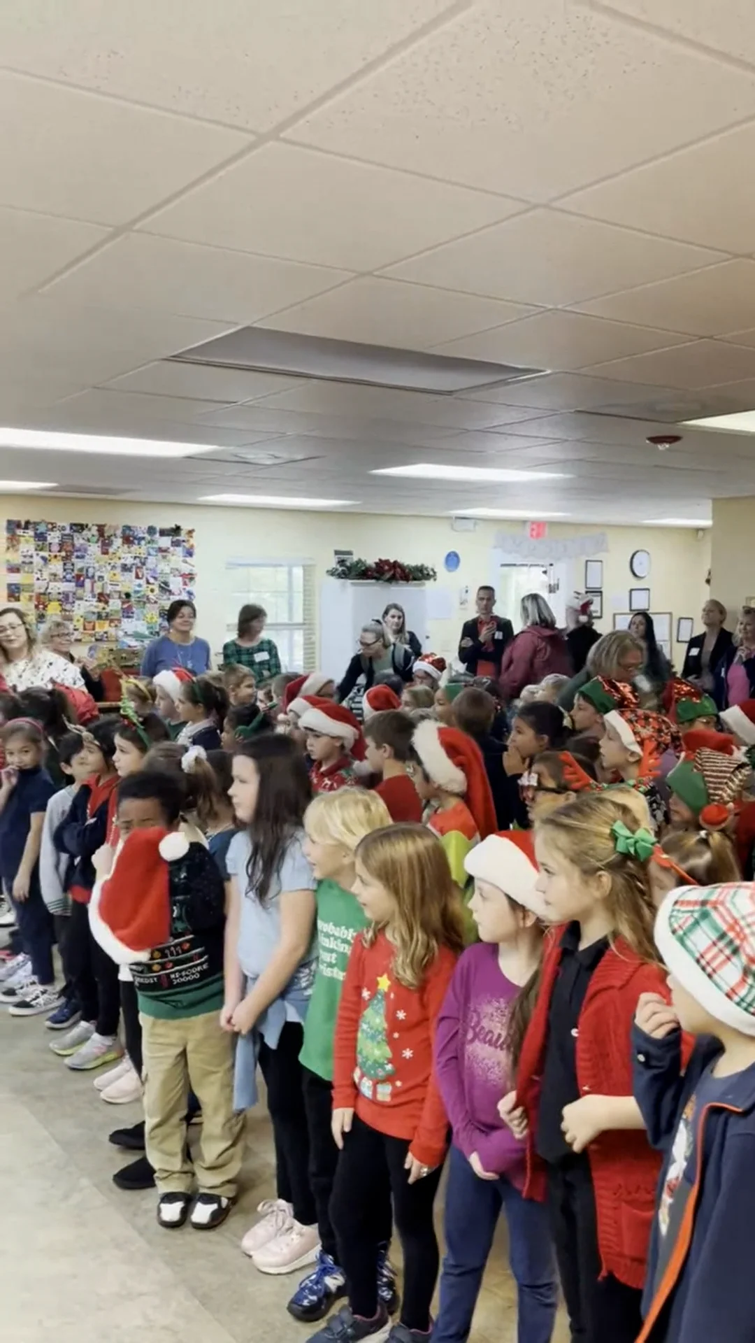Braden River Elementary Carolers at Daybreak Adult Day Center on Vimeo