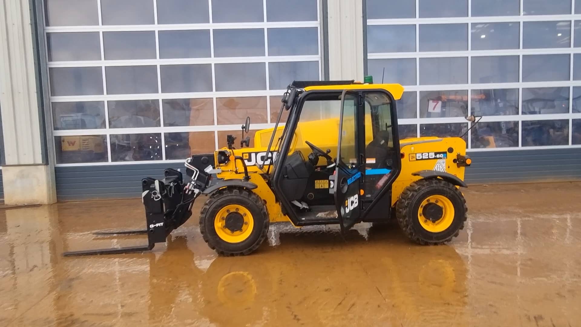 JCB 525-60E HI VIZ - Leeds January 24 on Vimeo