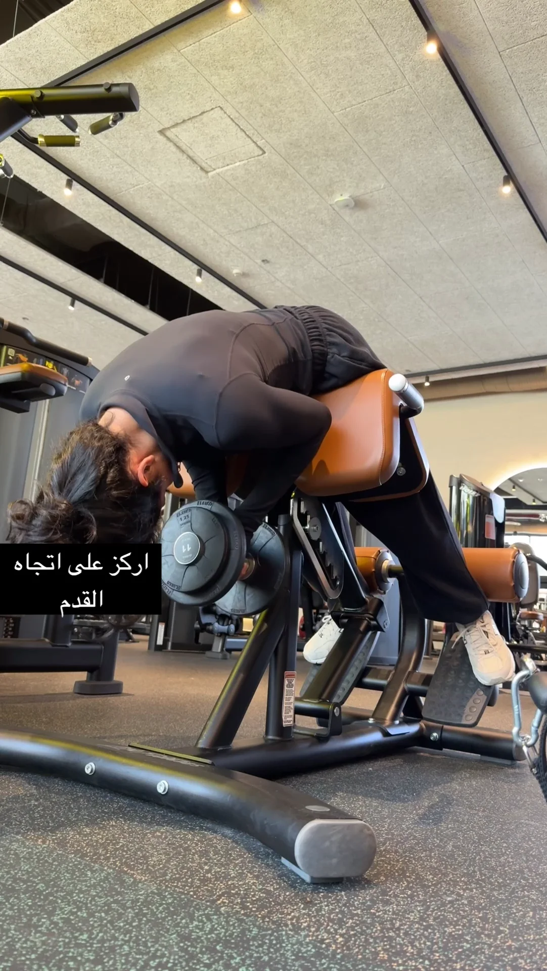 DUMBBELL HYPEREXTENSION