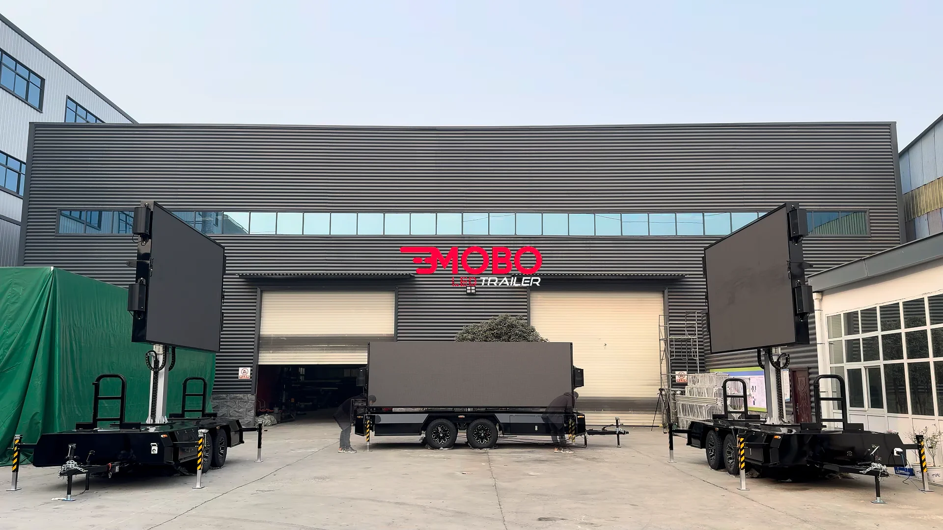 Operating video of MOBO MB-16 LED screen trailer