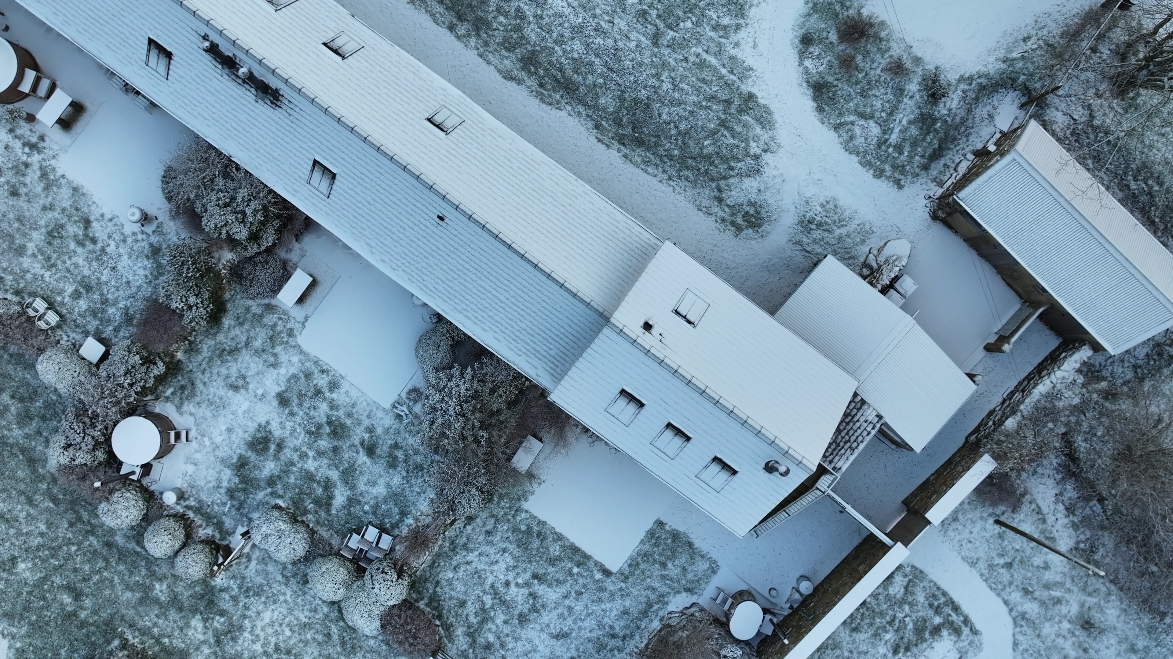 Cottages snow
