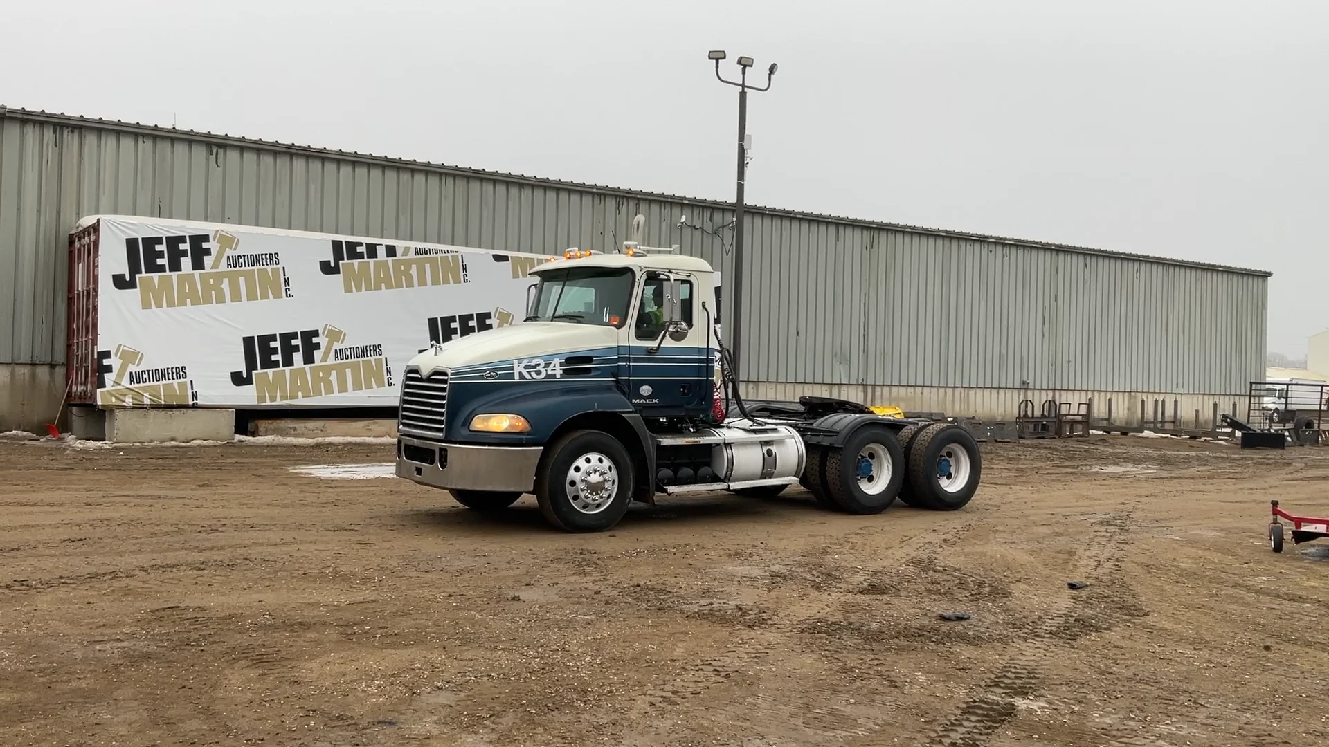 2011 MACK CXU TANDEM AXLE DAY CAB TRUCK TRACTOR VIN 1M1AW02Y6BM013174 ...