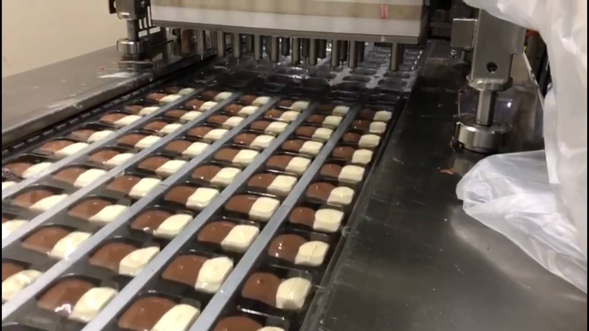 Colimatic Thermoforming THERA650 automatic dosing for double chocolate ...