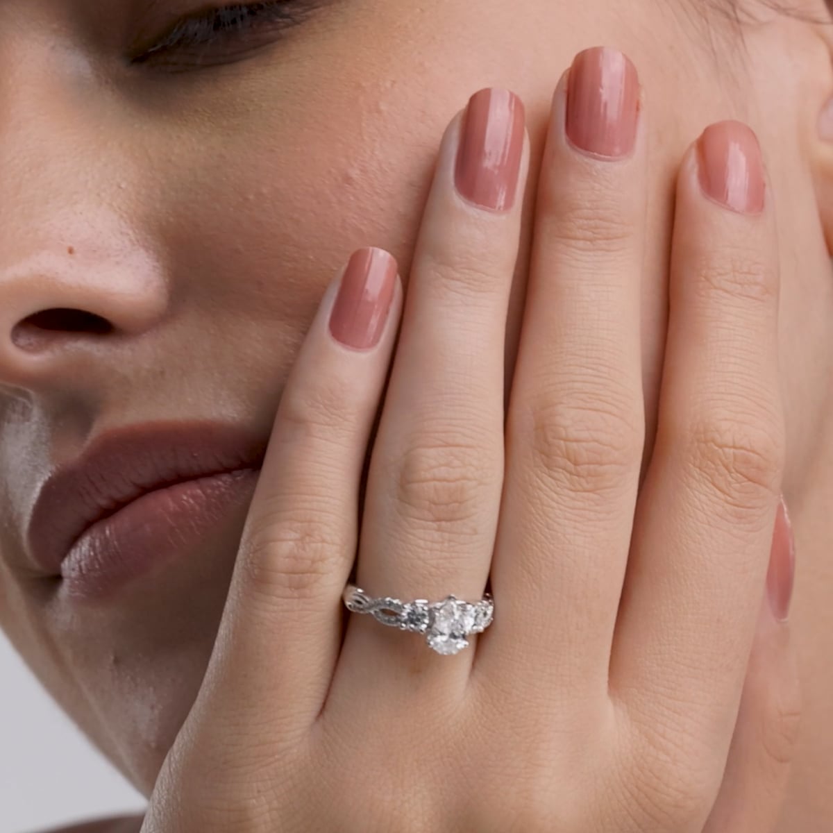 1 1/4 ctw Pear Lab Grown Diamond Swirl Engagement Ring - Grownbrilliance