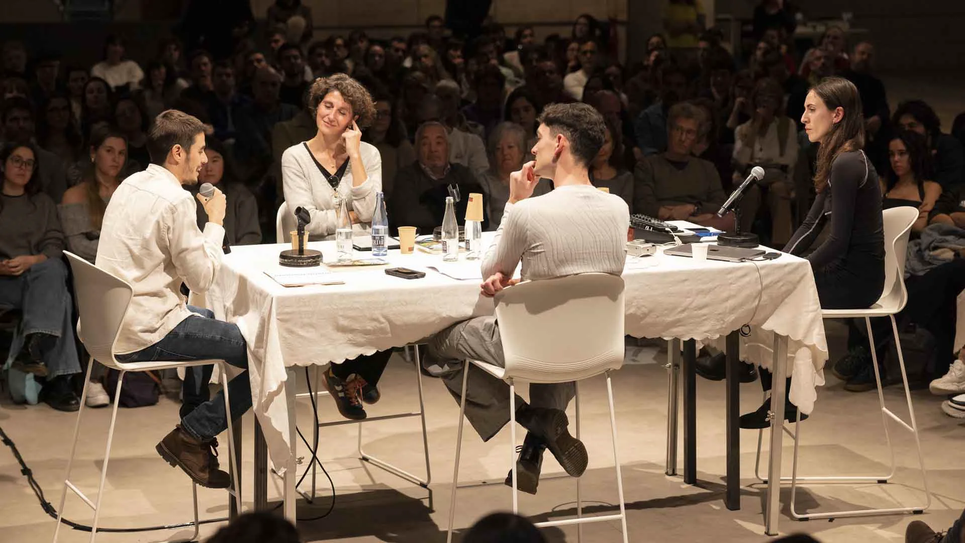 DEBAT / Miquel Missé, Clara Aguilar, Marina Garcés i Pol Guasch (VO Ca ...